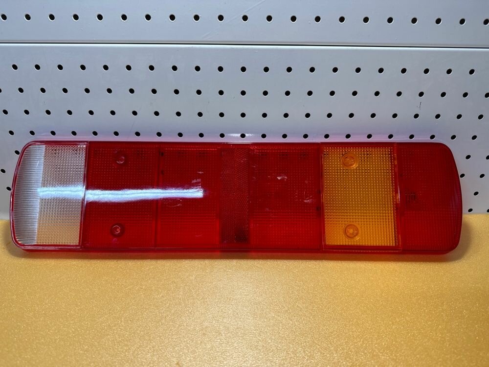 Стекло фонаря заднего Volvo Scania