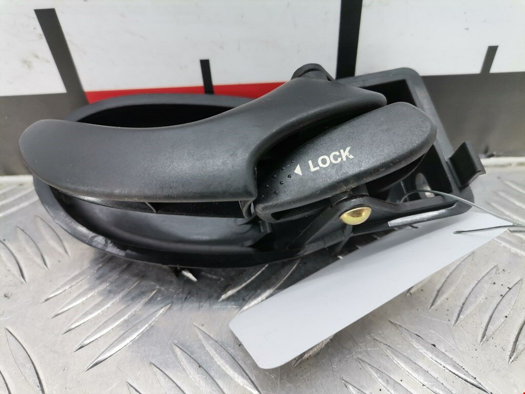 Ручка двери внутренняя передняя правая Ford Focus 1 XS41A22600AH арт. 1641752