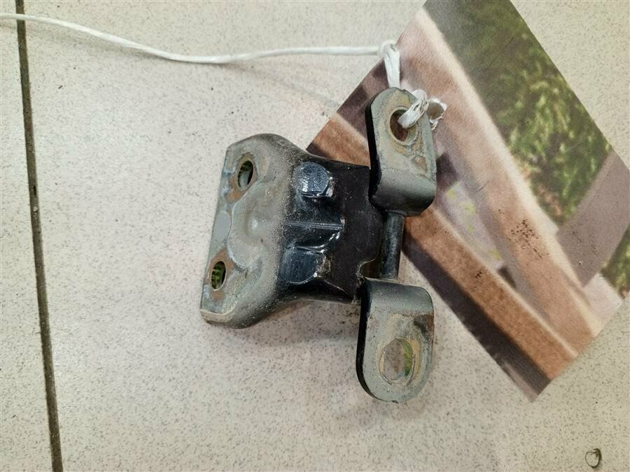 Петля двери задней правой верхняя от Hyundai Matrix 2001-2010