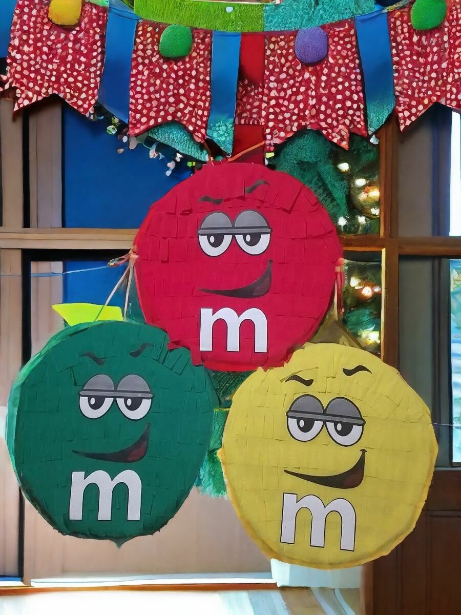 Набор пиньят для праздника M&Ms