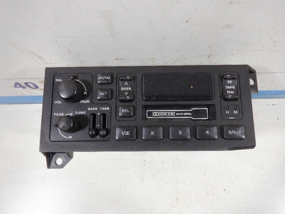 Магнитола Chrysler Voyager III 56038933AB