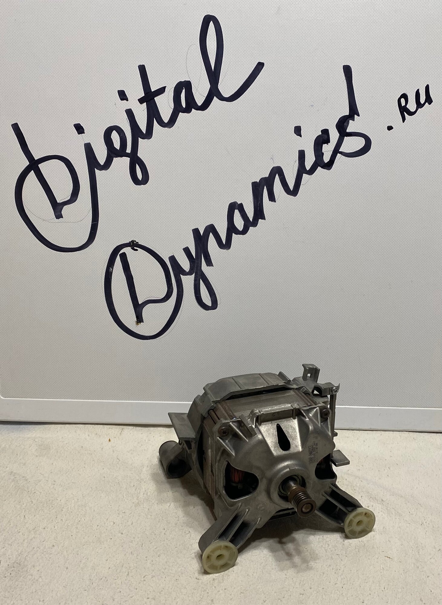 Двигатель для стиральной машины BOSCH (Бош), SIEMENS (Сименс), NEFF (Нефф) 6 контактов 9000040213