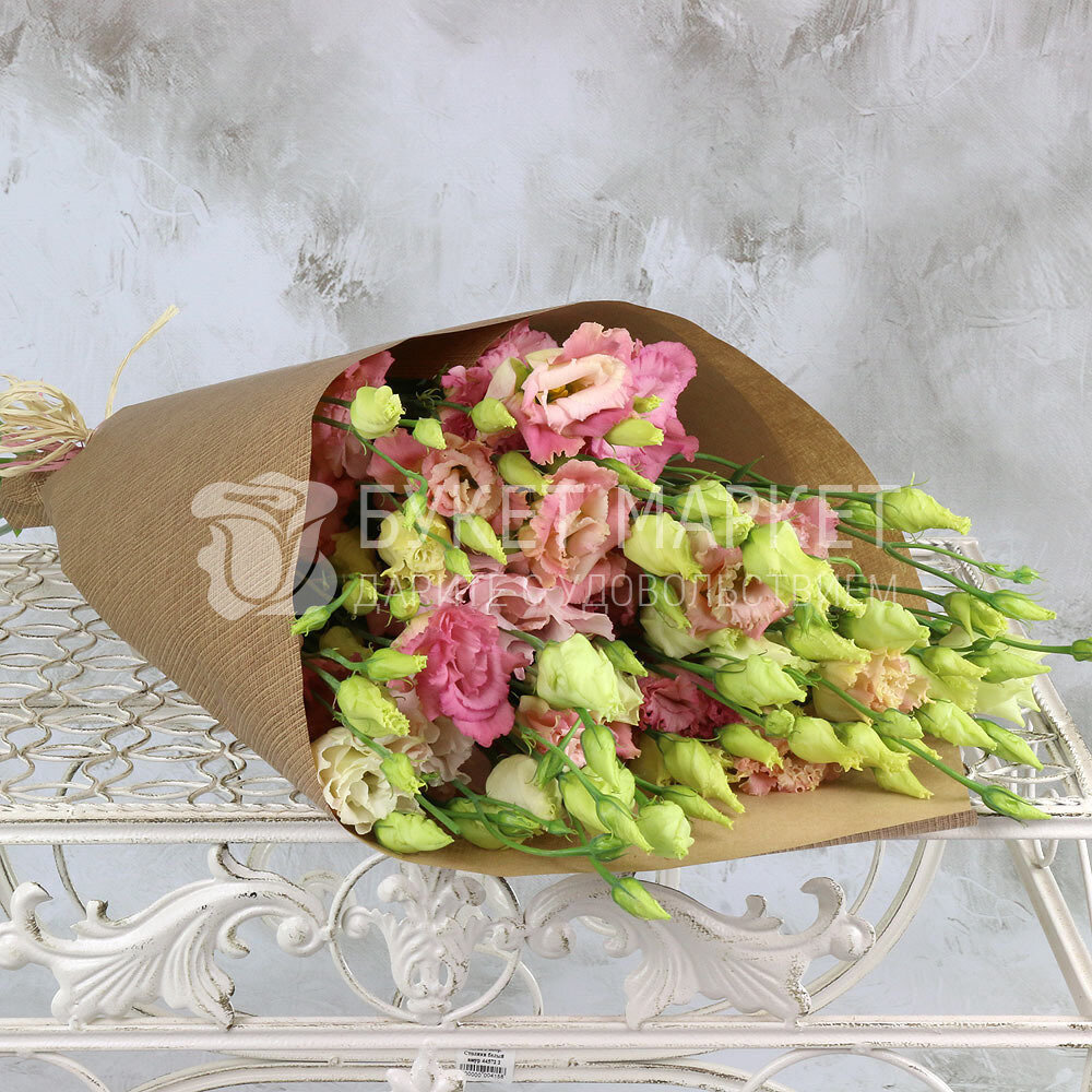 Монобукет "Эустома", на стеблях, в крафт-бумаге, 15 штук, 70 см