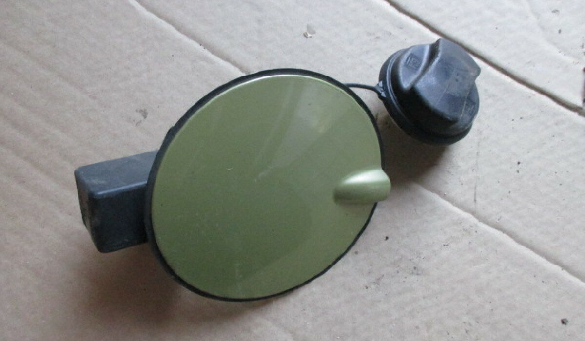Лючок бензобака Corsa D Opel 13183307