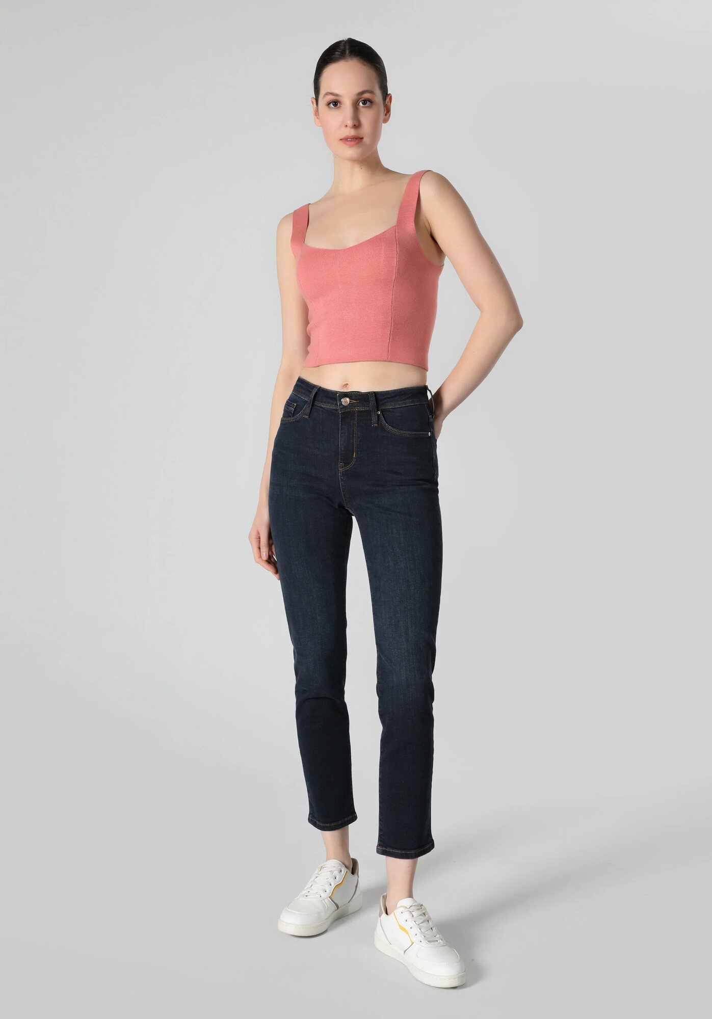 Джинсы 703 CARLA Slim Fit 