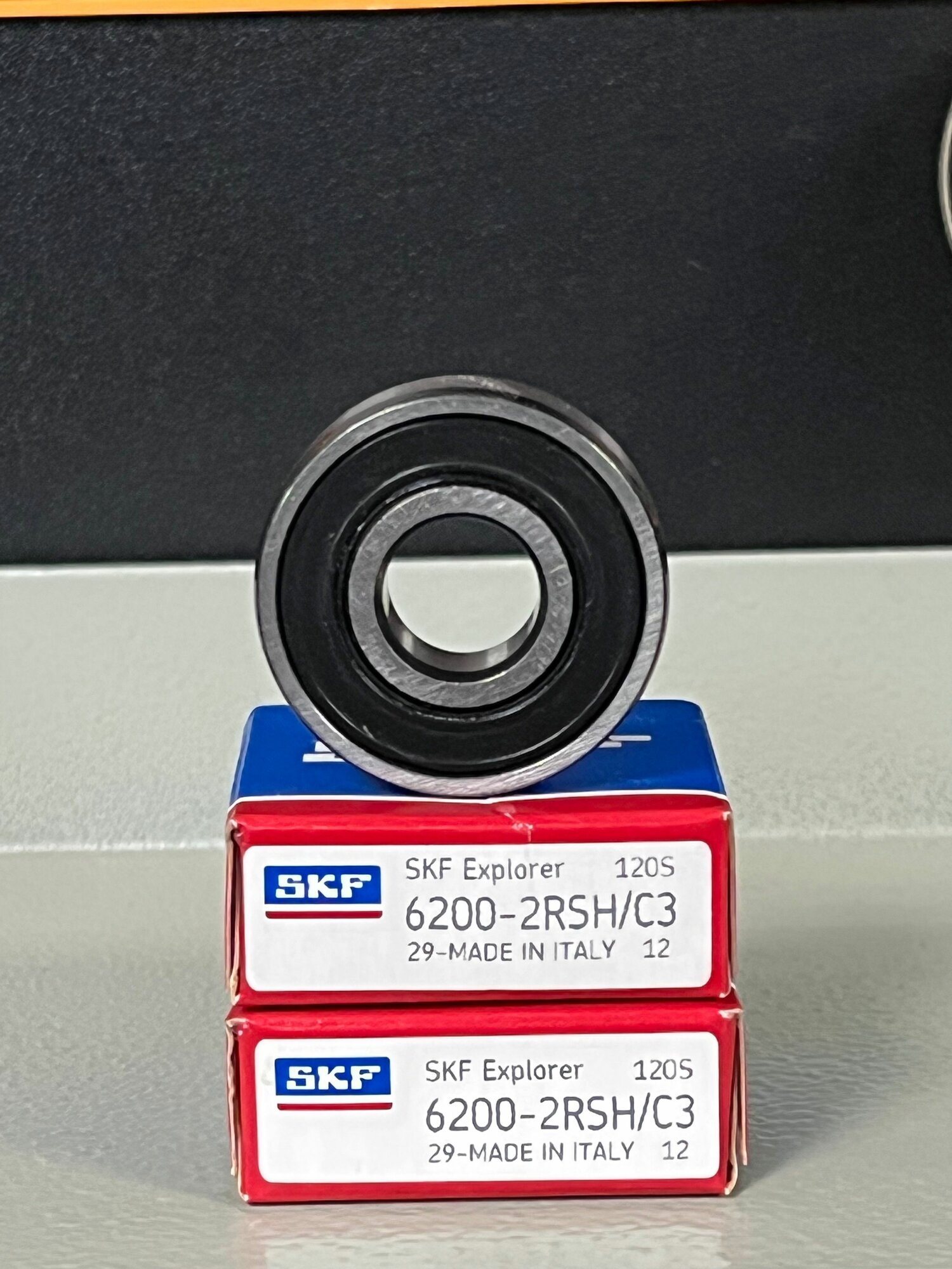 Подшипник SKF 6200-RS (30x10x9) для переднего колеса на скутеры Yamaha Jog, Honda Dio tact lead, suzuki sepia lets 2 шт