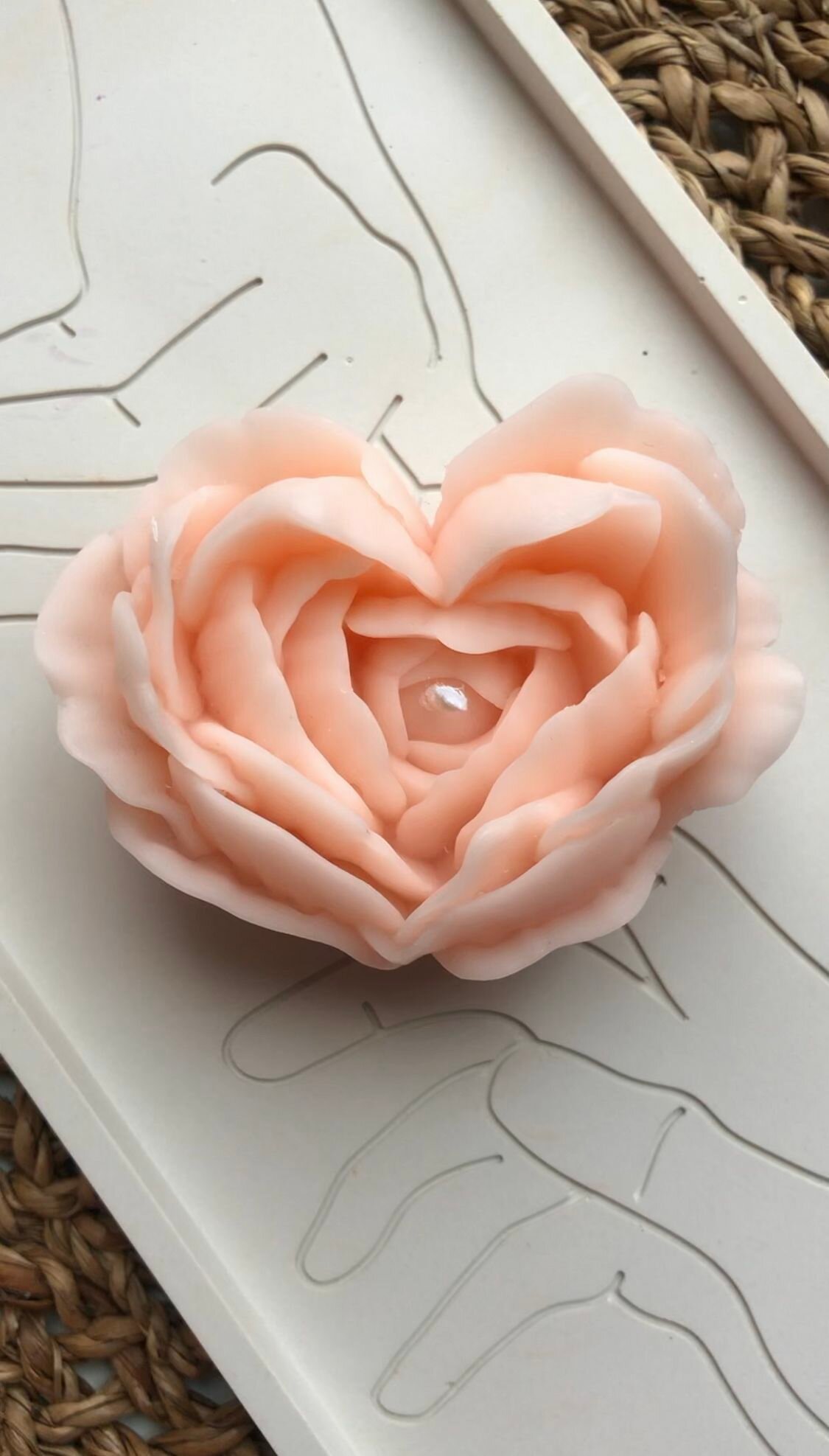 Интерьерная романтическая свеча в форме нежно-розового цветка "Пион Сердце"/Романтический подарок/8 Марта/14 Февраля