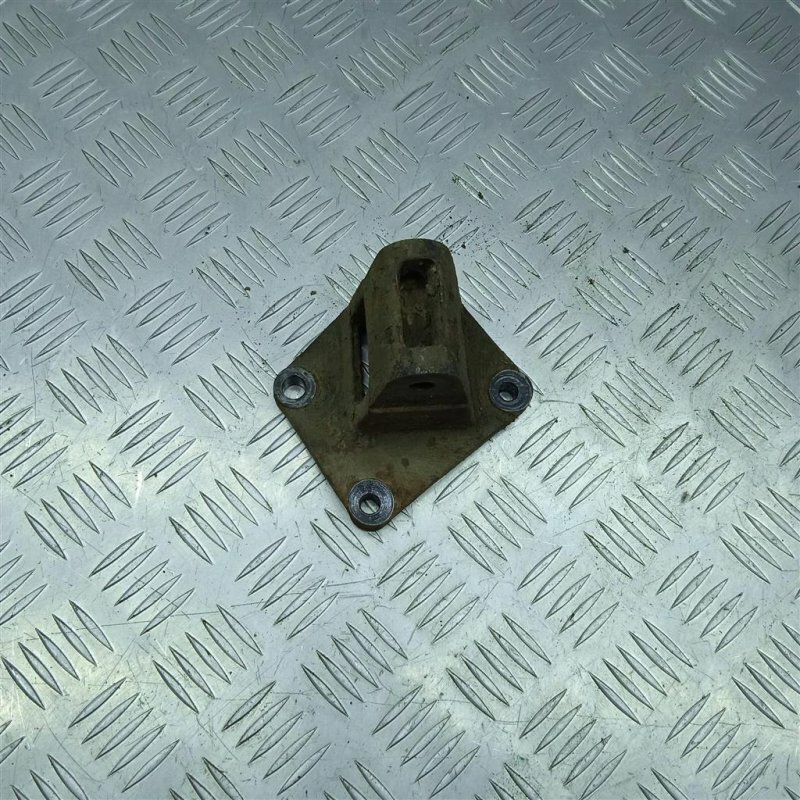 Б/У Кронштейн генератора Lifan Solano 1 / Лифан Солано 1 1.6 LF481Q3 106Л.С. 2010