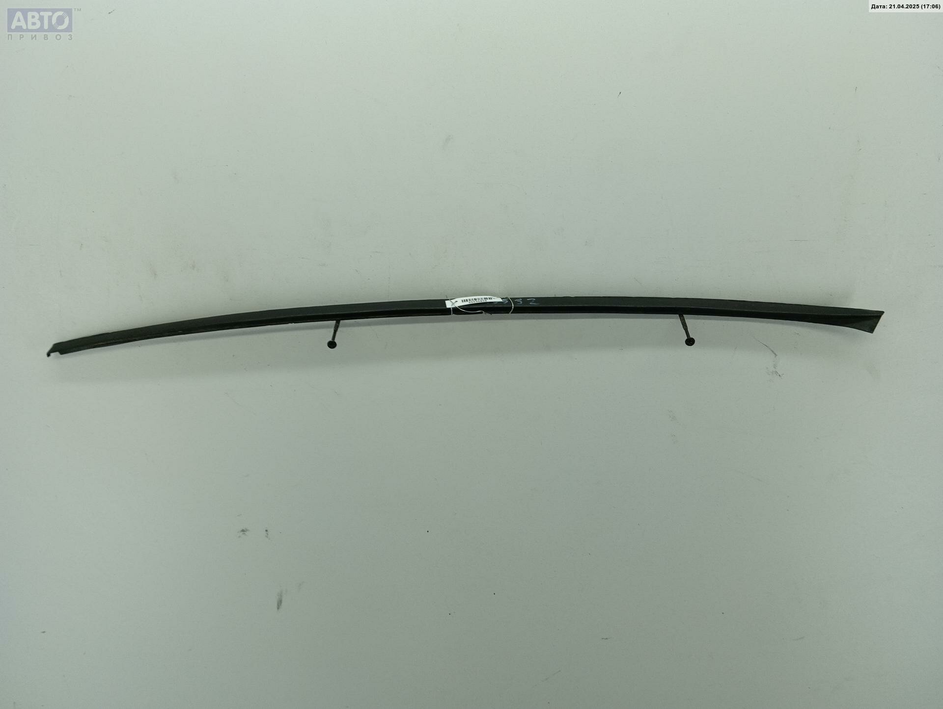 Молдинг лобового стекла Volkswagen Passat B6