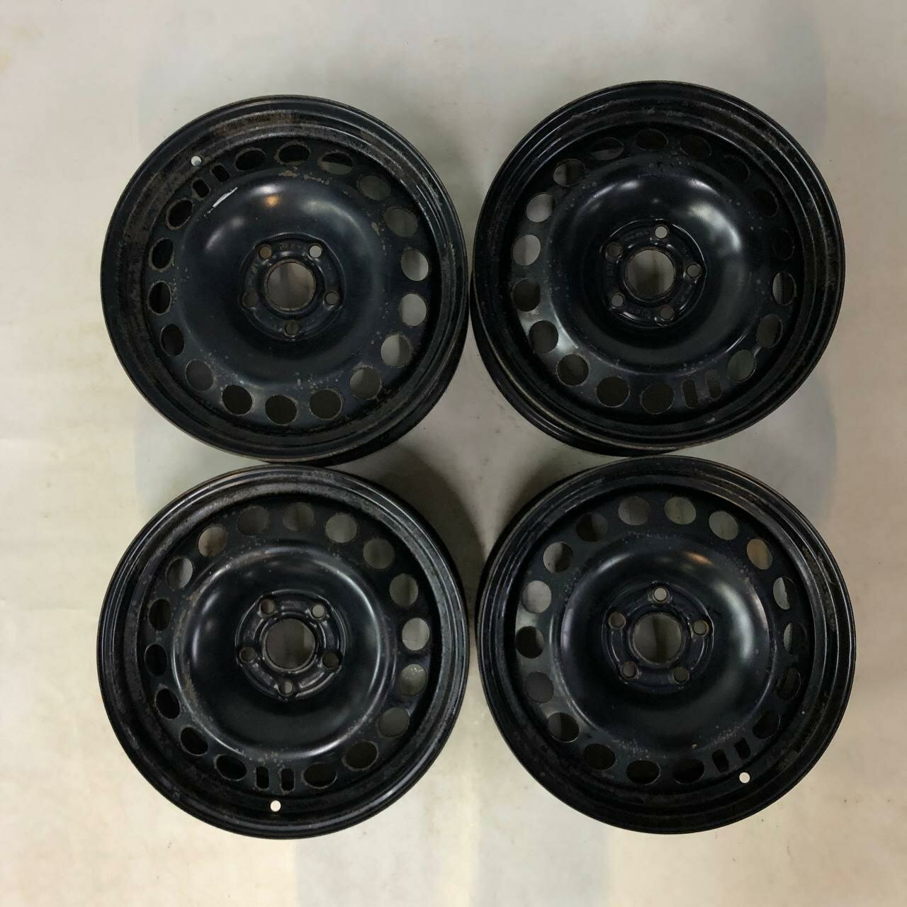 Колесные диски Штампованные 16x6.5 PCD 5x105 D57.1 ET43 (Реплика)