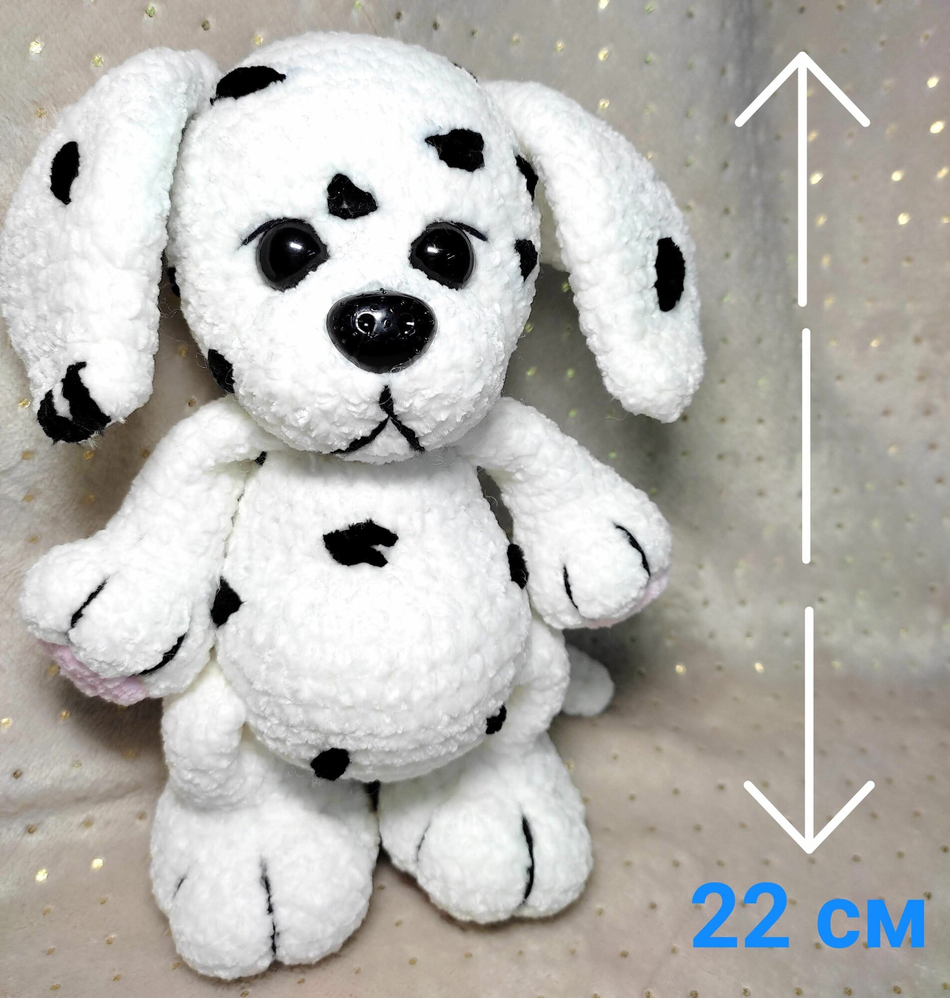 Далматинец щенок. Вязаная, мягкая игрушка из велюровой пряжи. Ручная работа. Размер 22 см.