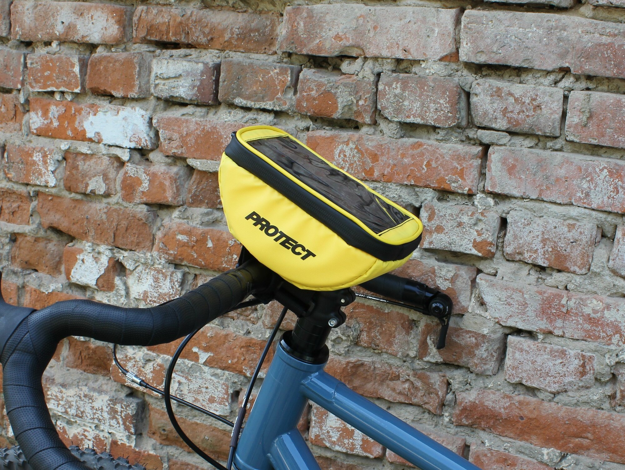 Велосумка на вынос руля с отделением для смартфона, размер 18,5х10х9 см, цвет желтый, PROTECT