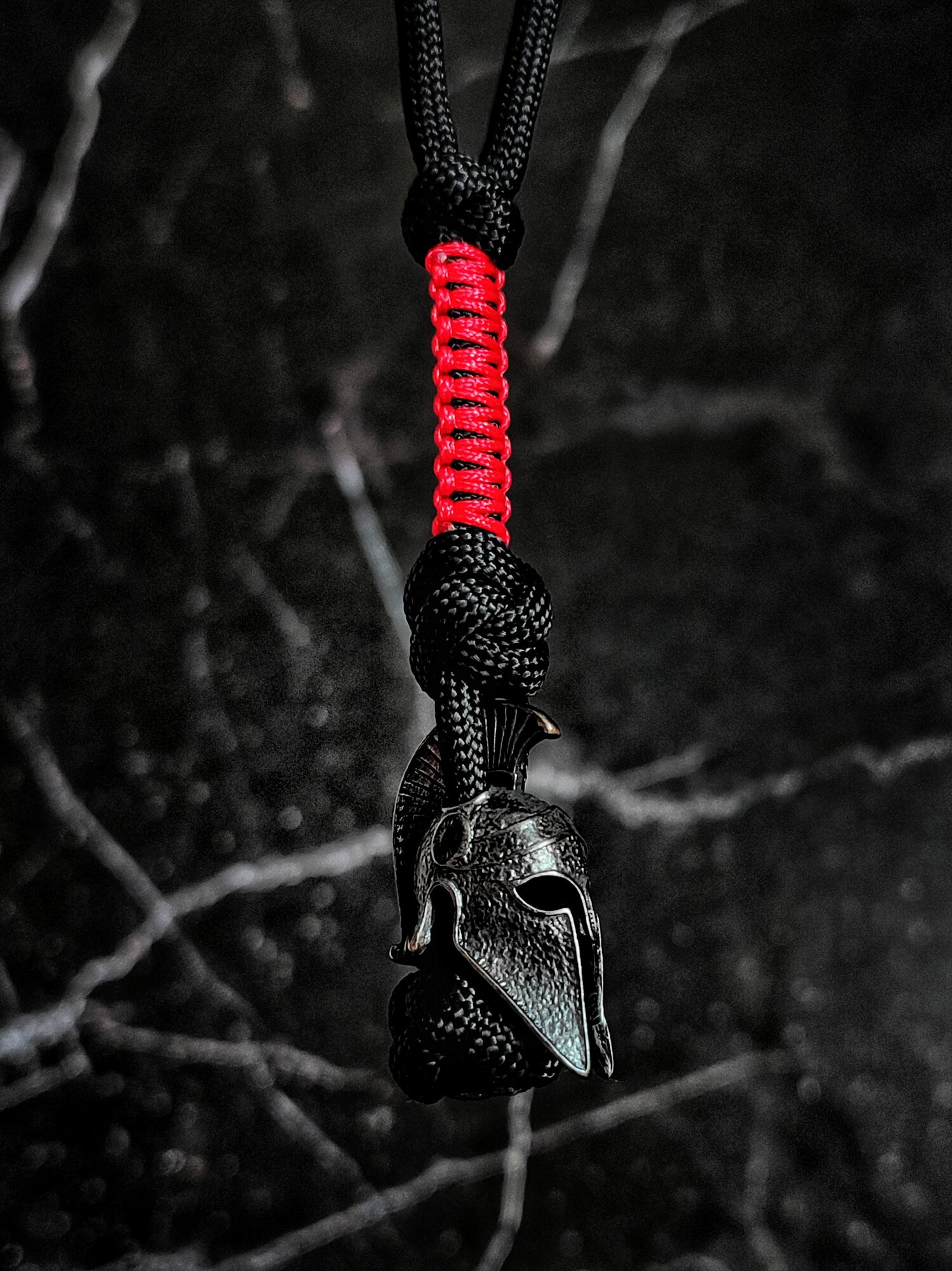 Темляк для ножа: "Тёмный спартанец"