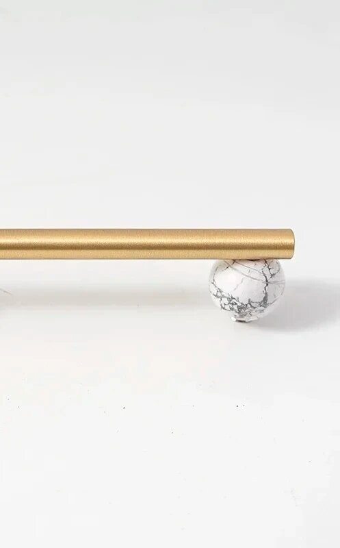 Ручки Tinyhob для шкафов из натурального мрамора и латуни Hole to Hole 128mm, Bai Song-Satin Brass