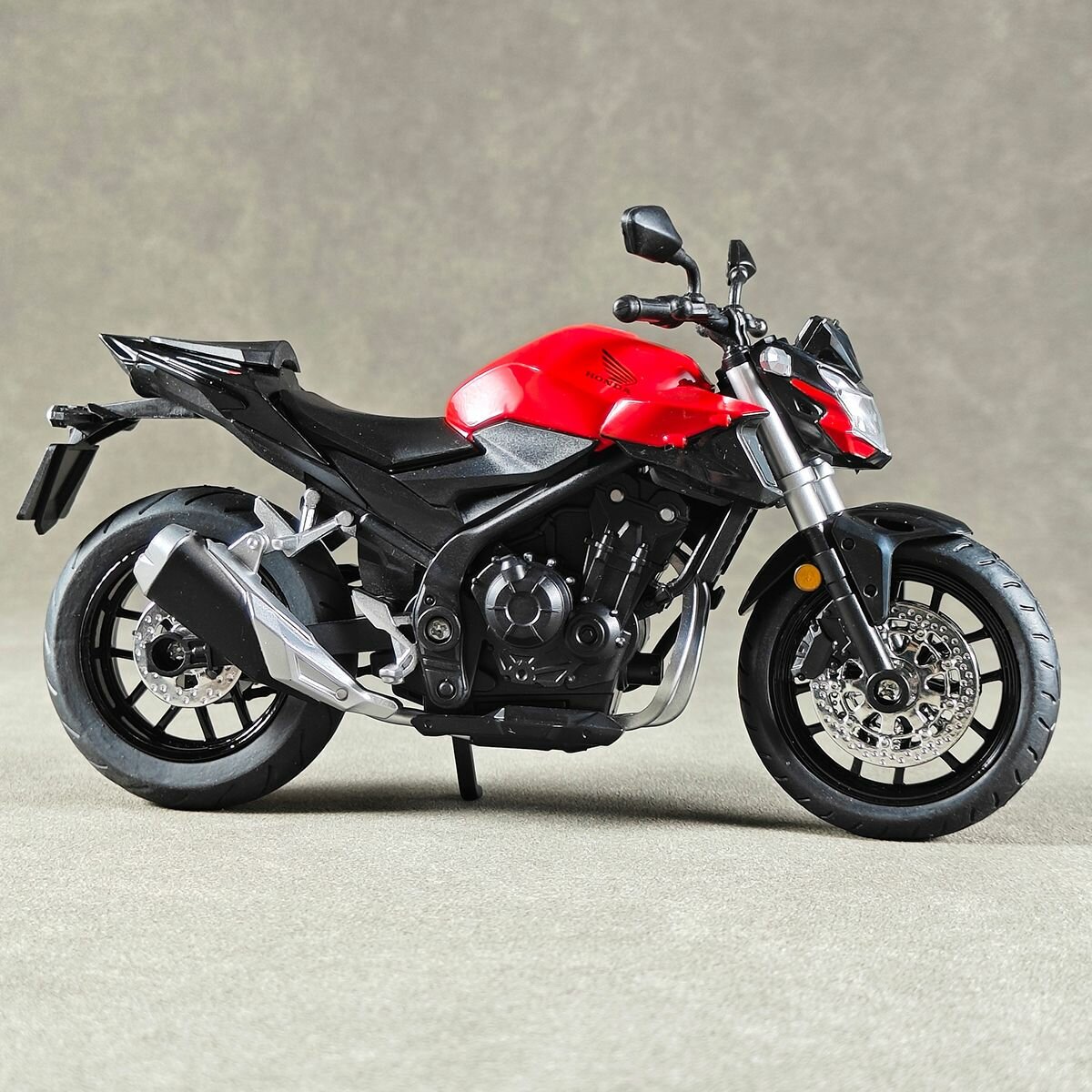 Игрушечный мотоцикл 1:12 Honda CB400F Уличные мотоциклы, Модель из сплава, Звук и освещение
