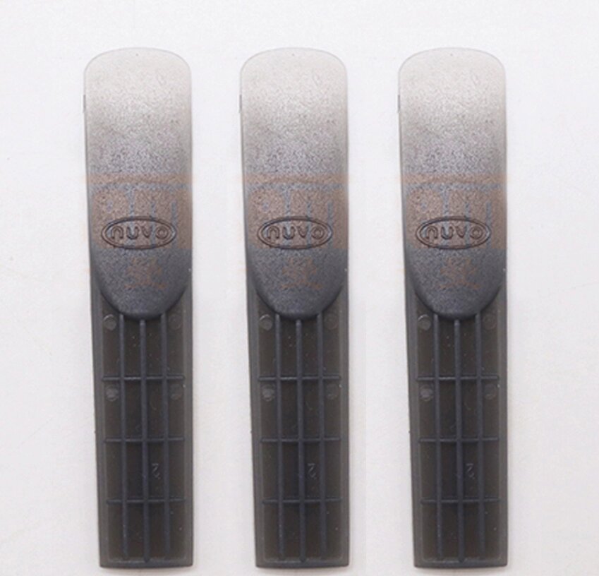 Британский пластиковый саксофон Nuvo jSAX — это легкий, водонепроницаемый пластиковый инструмент для обучения взрослых