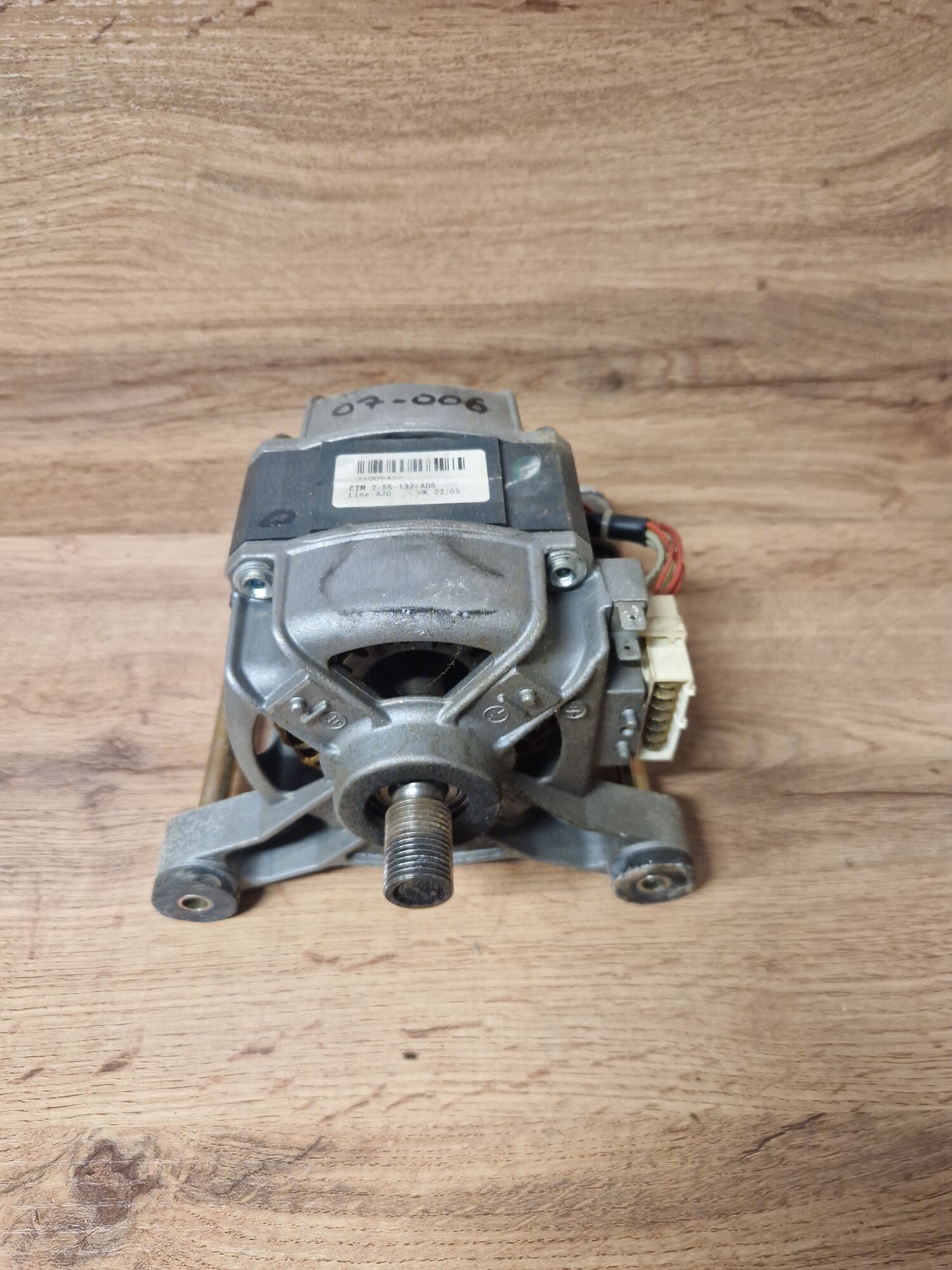 Двигатель для стиральной машины Ariston AVSL109,б/у