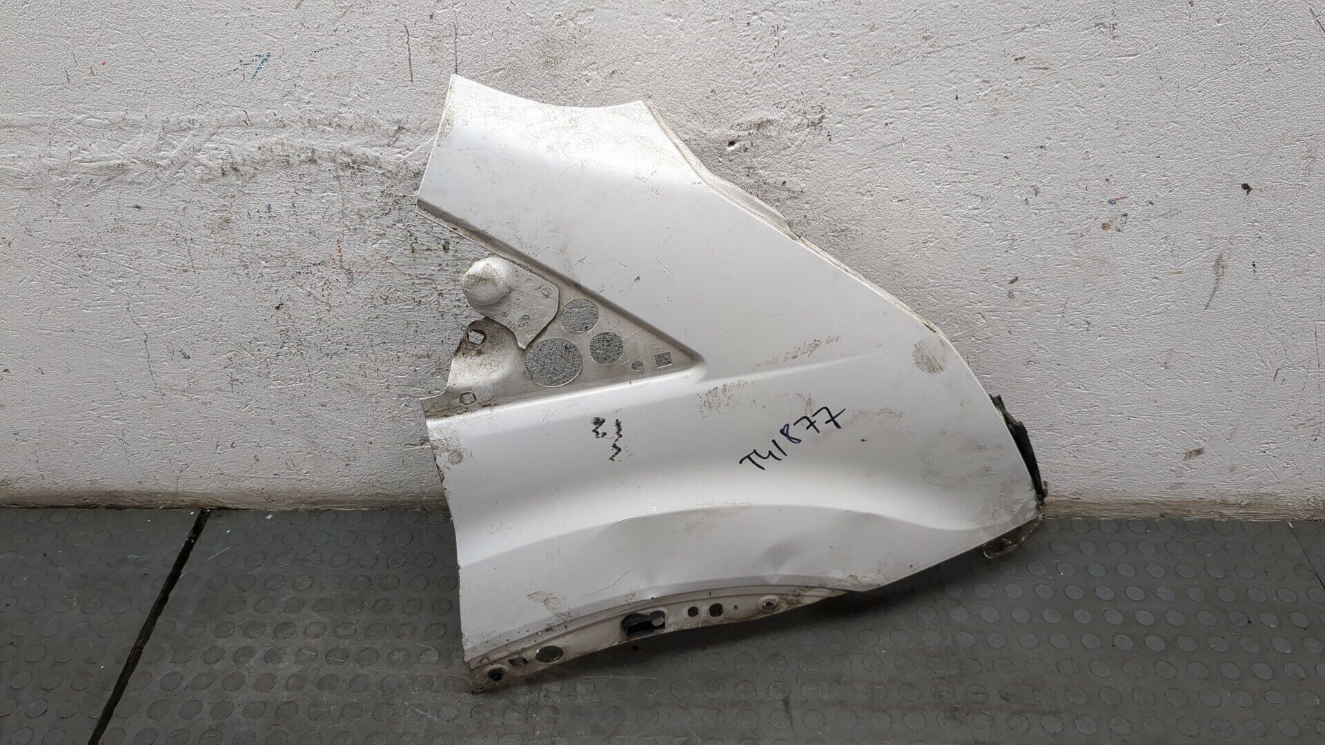 Крыло правое переднее Ford Transit Б/У