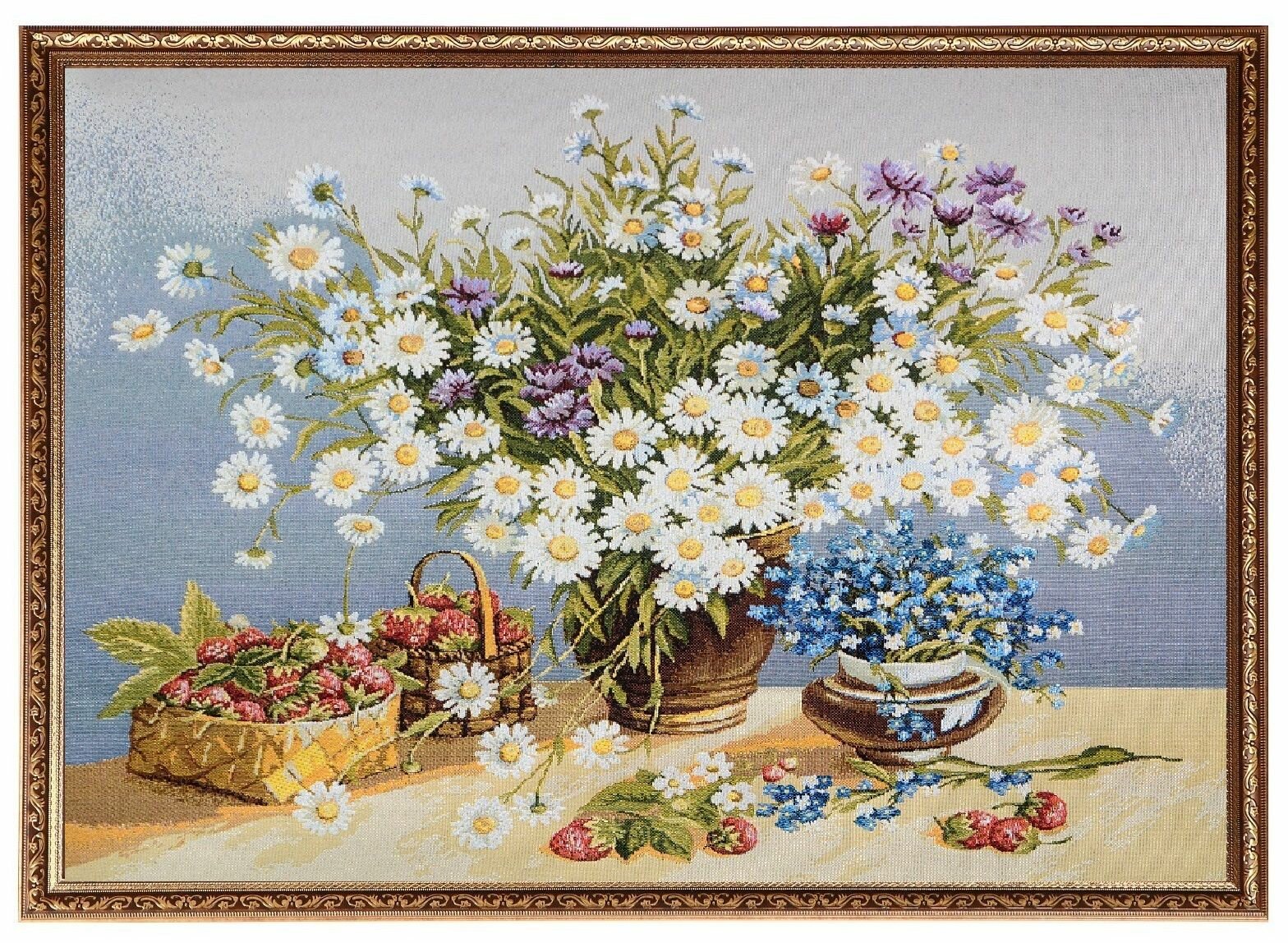 Гобеленовая картина "Букет и корзина клубники" 70х50
