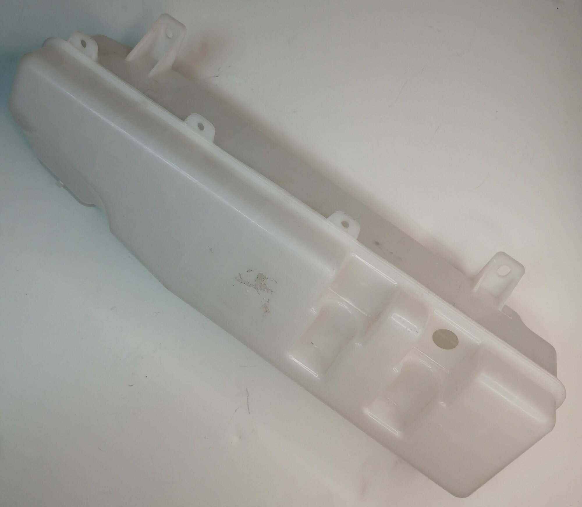 Бачок стеклоомывателя Chery Bonus, Very A13 [1.5 16V 5MT хетчбэк] A135207110