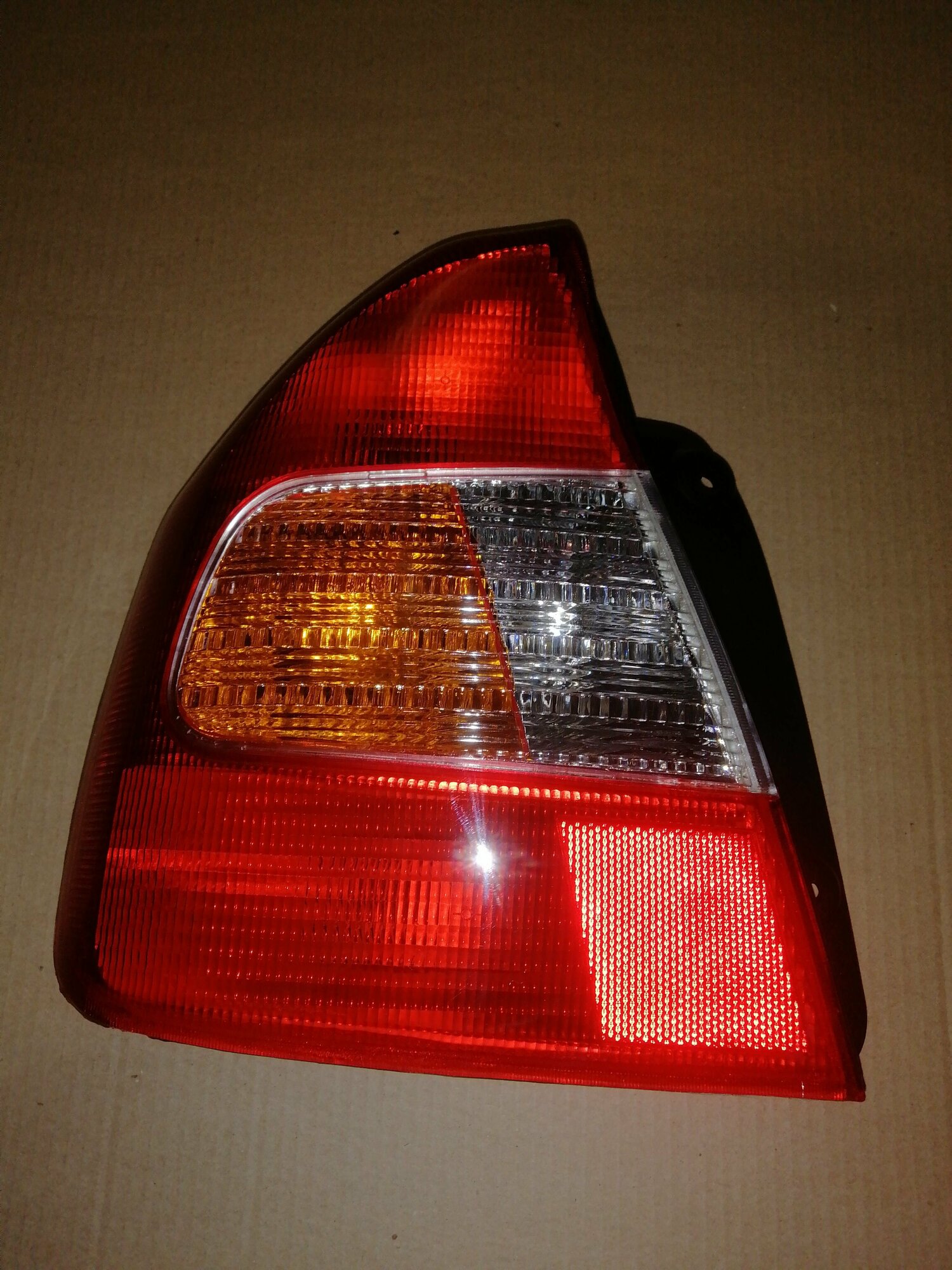 Левый фонарь Хендай Акцент HYUNDAI ACCENT Тагаз задний стоп