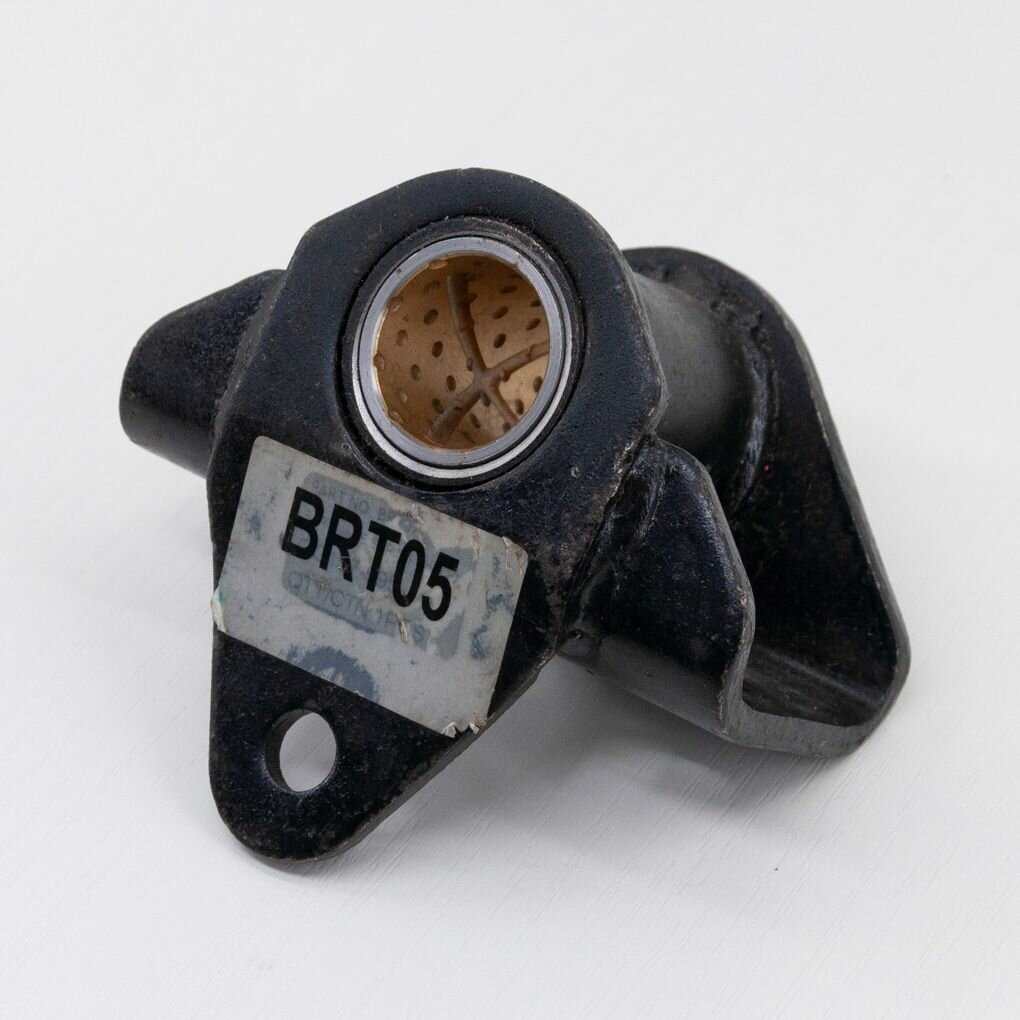 Кронштейн передней рессоры задний NISSAN DIESEL MK210, ZEVS