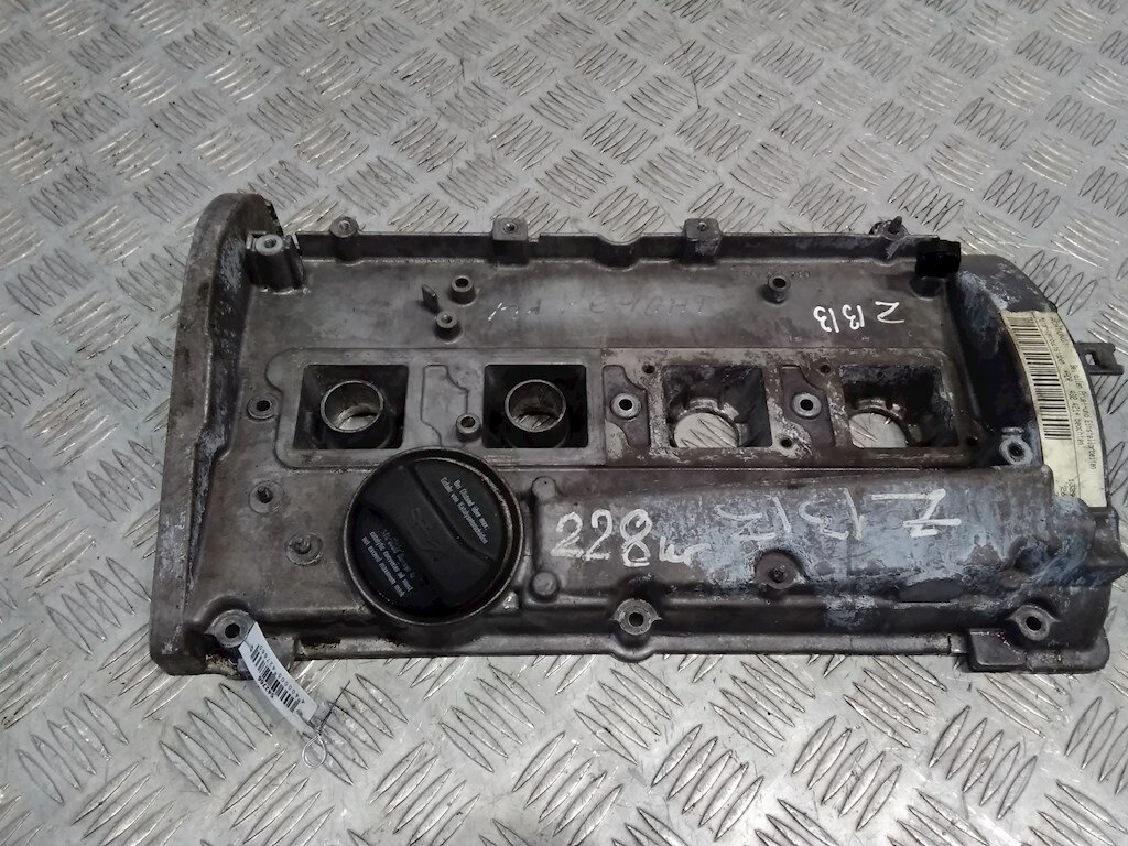 Крышка клапанная Volkswagen Passat 5 06B103475L арт. 542766