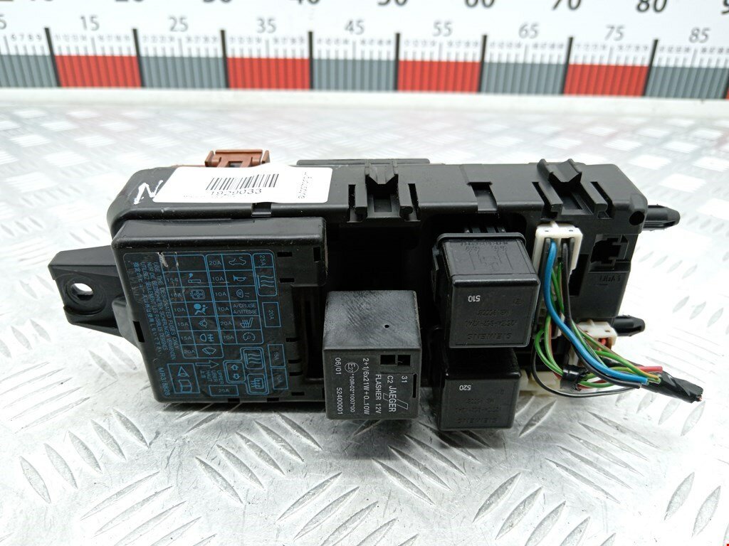 Блок реле Mitsubishi Space_Star 1 MR318826 арт. 1929033