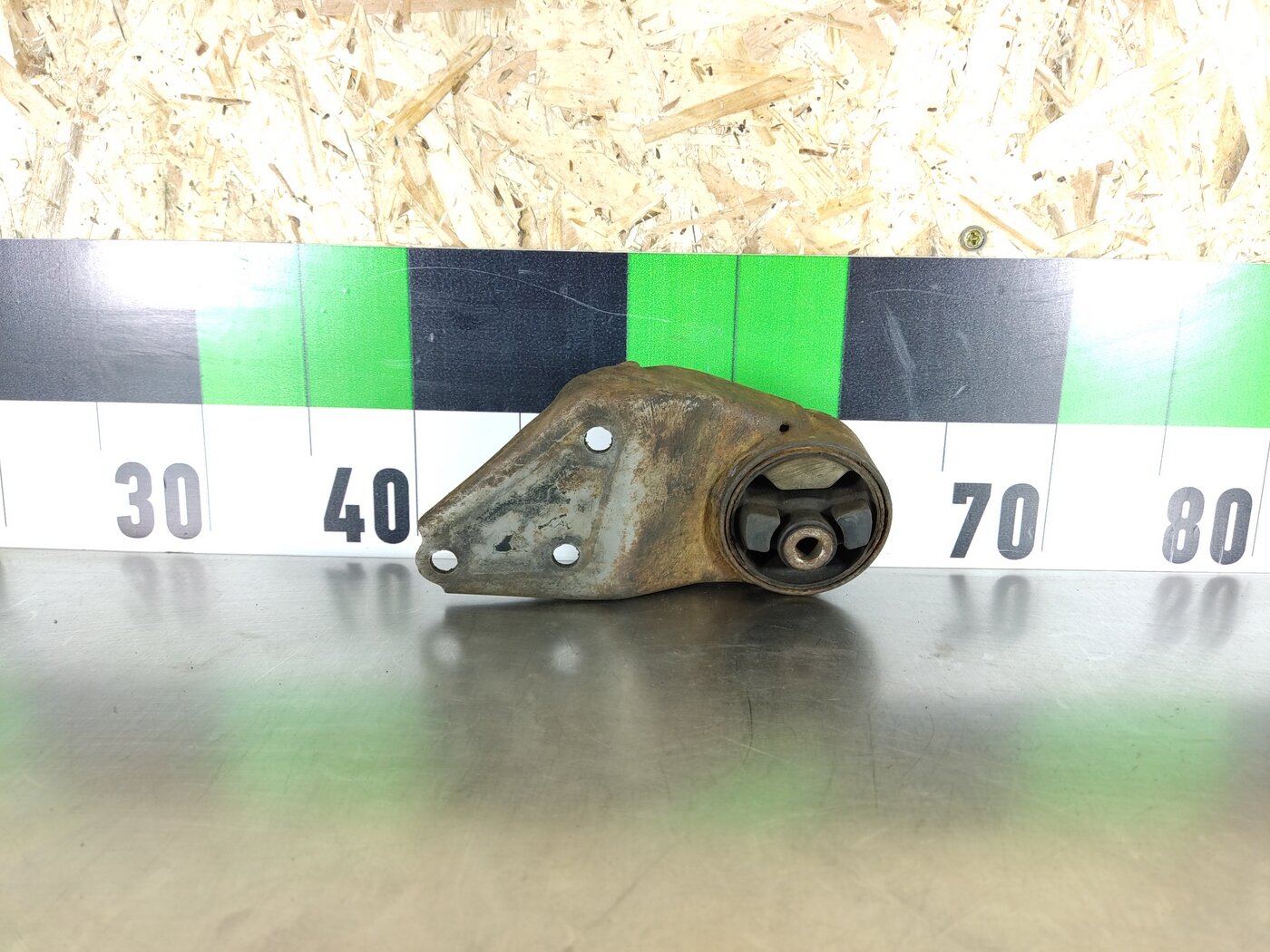 Опора двигателя левая VAZ 2114 21080100104082