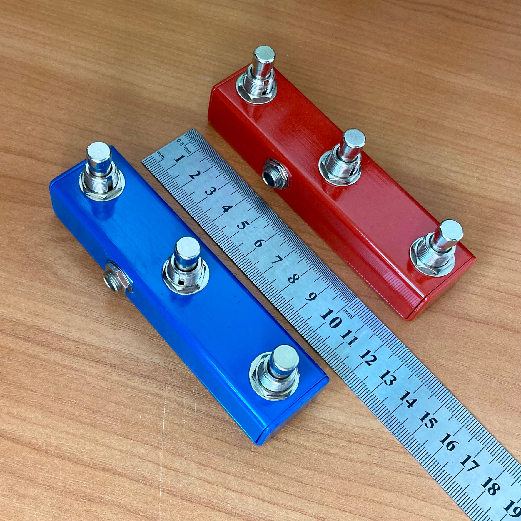 Трёхкнопочный футсвич мини, аналог Digitech FS3X, EHX Triple Foot Control, switch-3 и других.