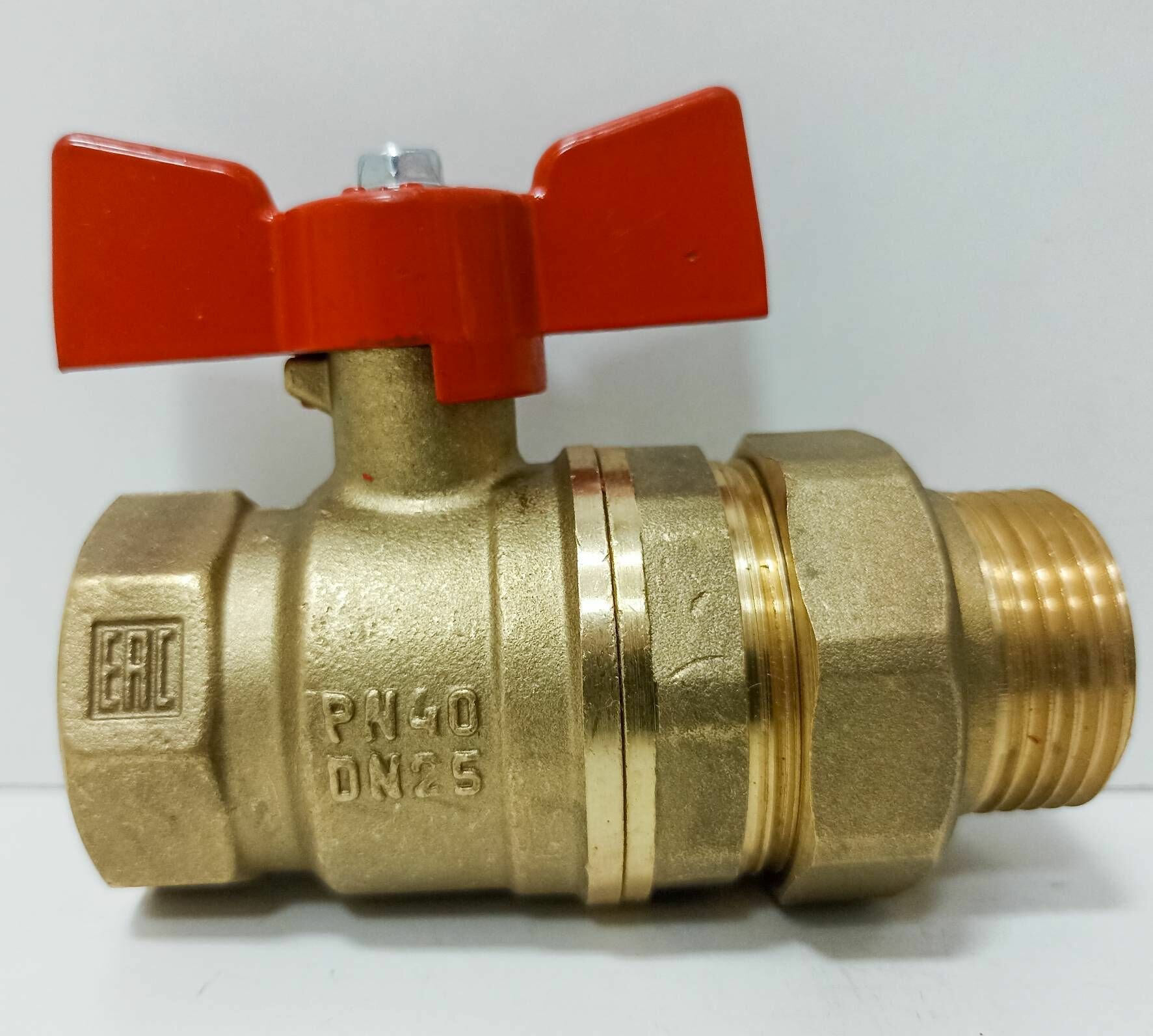 Кран шаровой 1 дюйм с американкой VALFEX г/ш бабочка