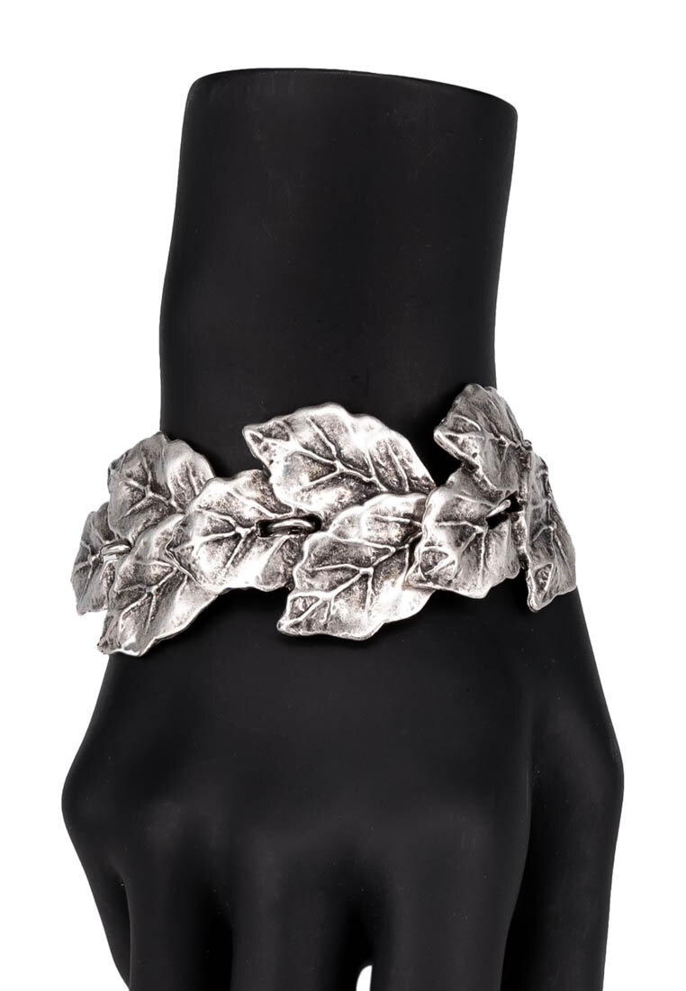 Жесткий браслет