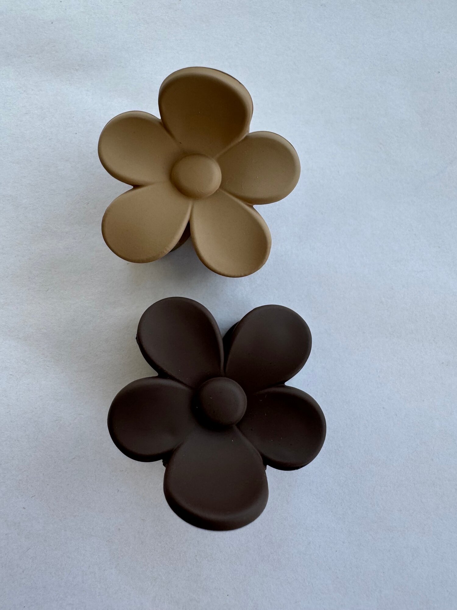 Крабики для волос "Цветок", бежевый, для девочек, матовый, металл/пластик, 2 шт