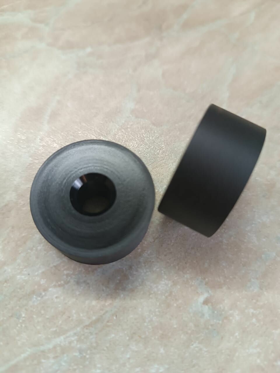 Проставки передних сидений универсальные.