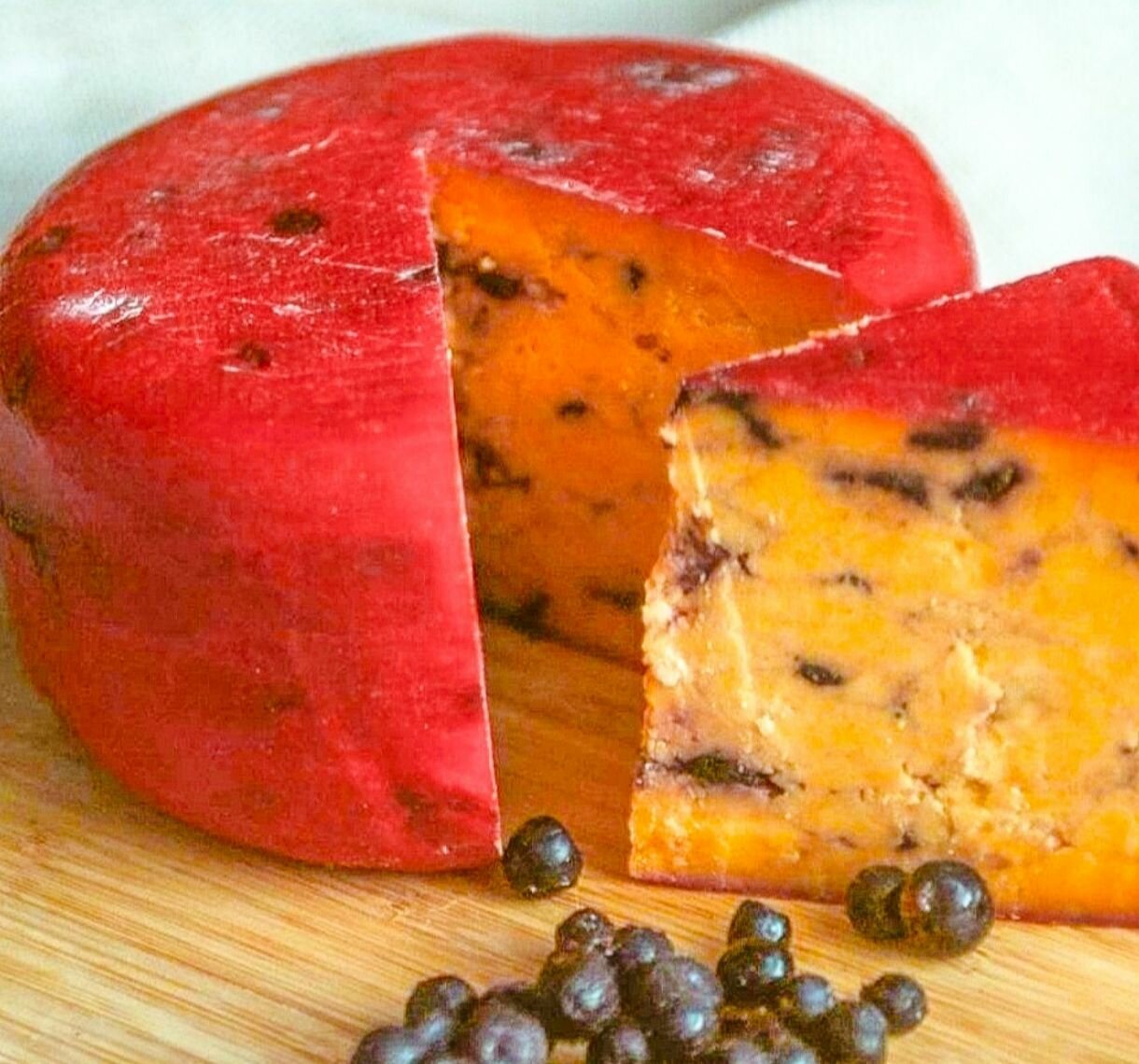 *Чеддер с черникой* сыр ручной работы 1кг.