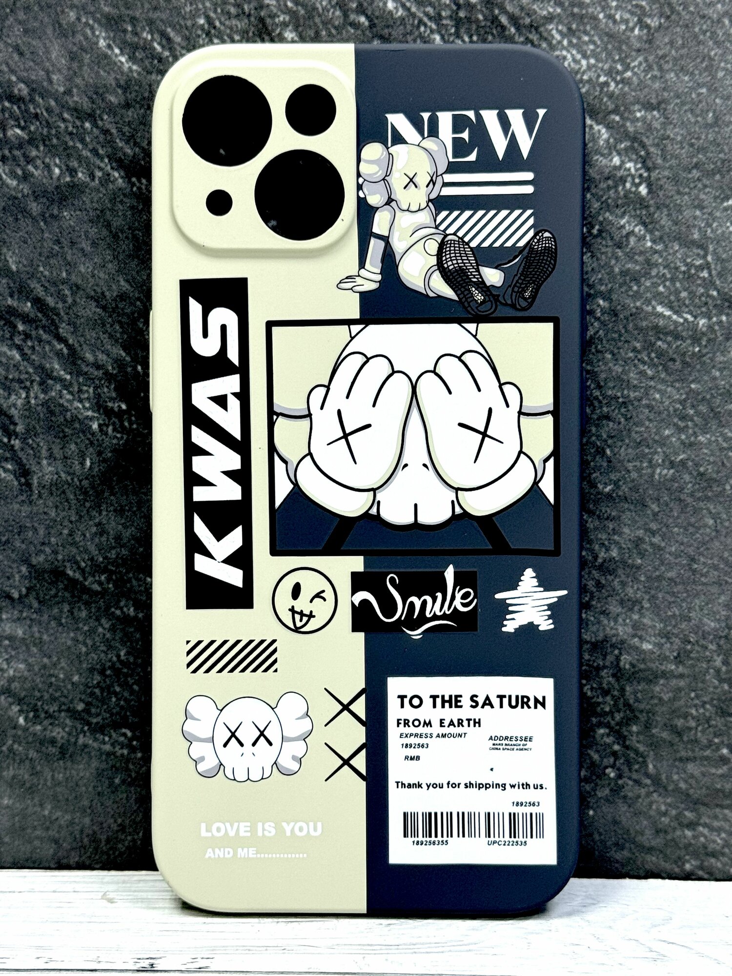 Светящийся чехол-накладка для Iphone 13 / Айфон 13 LUXO/KAWS/ с флуоресцентным рисунком