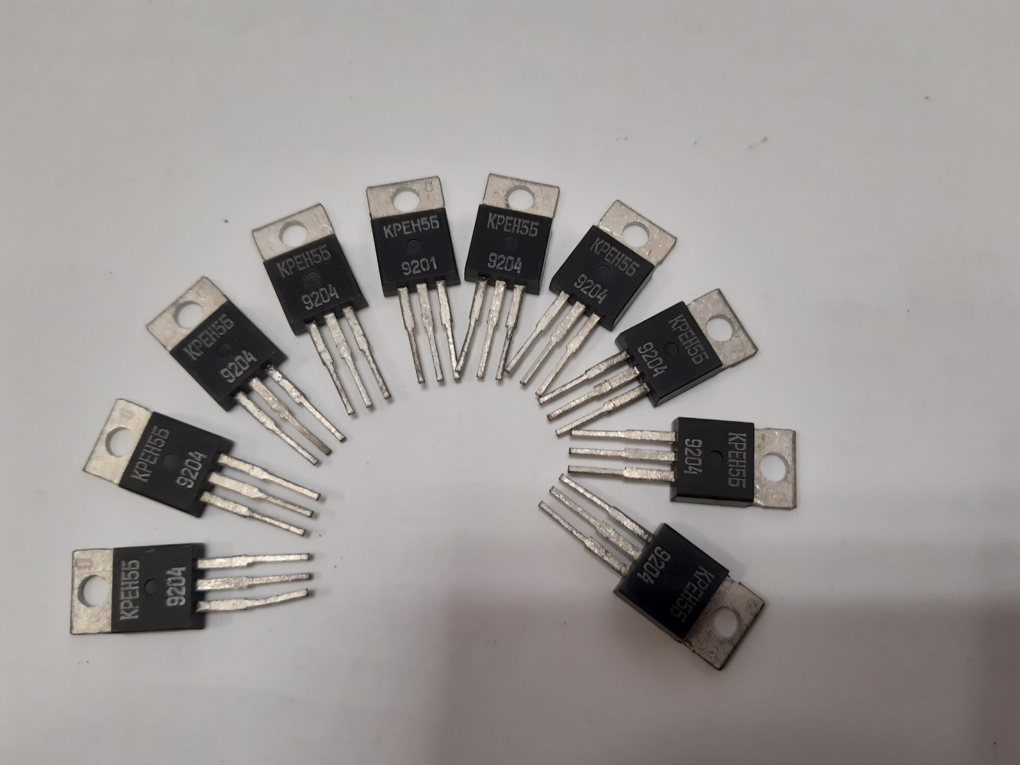 Микросхема КР142ЕН5Б 1992г 6V 2A (в комплекте 10 штук)