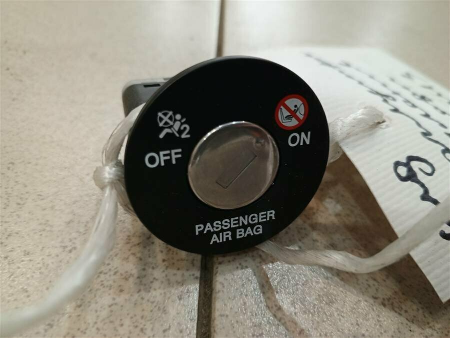 Выключатель пассажирской AIR BAG от Kia Ceed 2012-2018