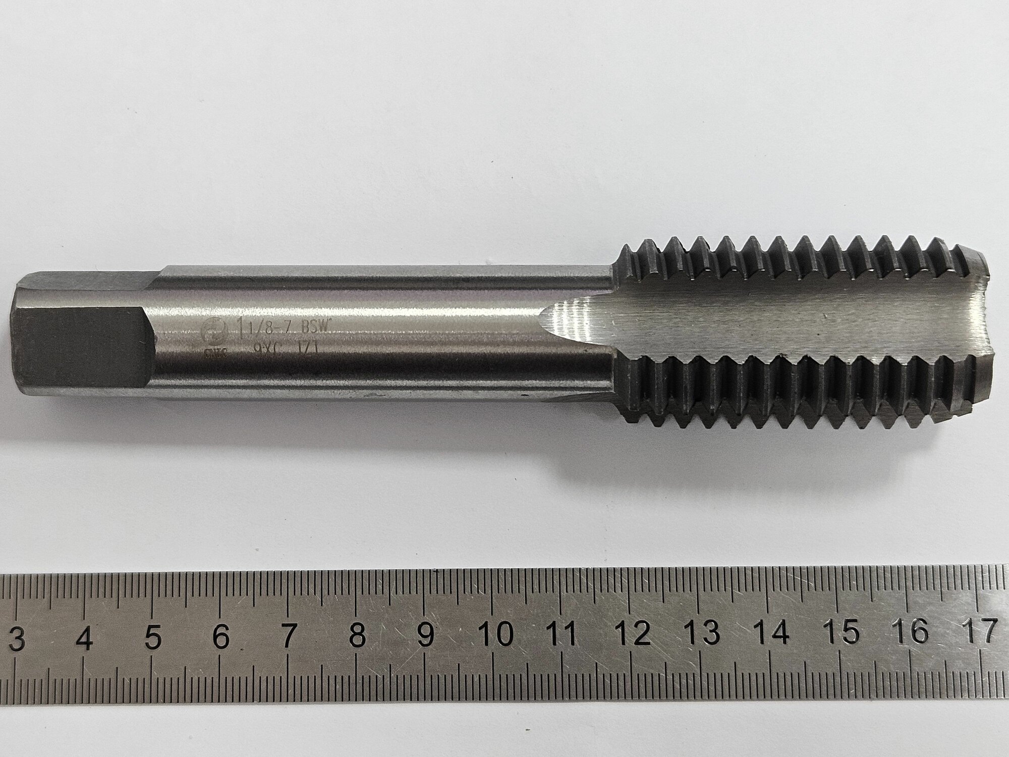 Метчик дюймовый BSW 1 1/8 7 н/д 9ХС