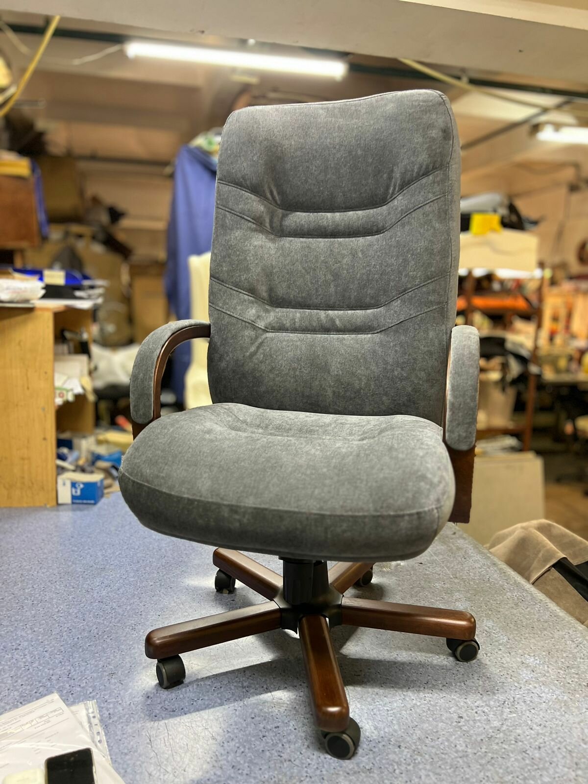 Офисное кресло "Министр-Лагуна", на газлифте, с подлокотниками, мультиблок