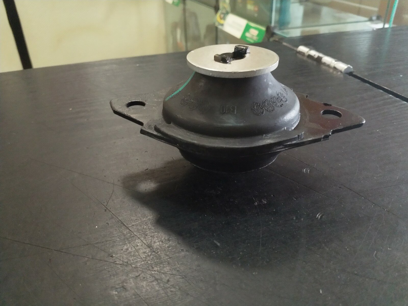 Опора двигателя левая Chery Bonus A15-1001110BA