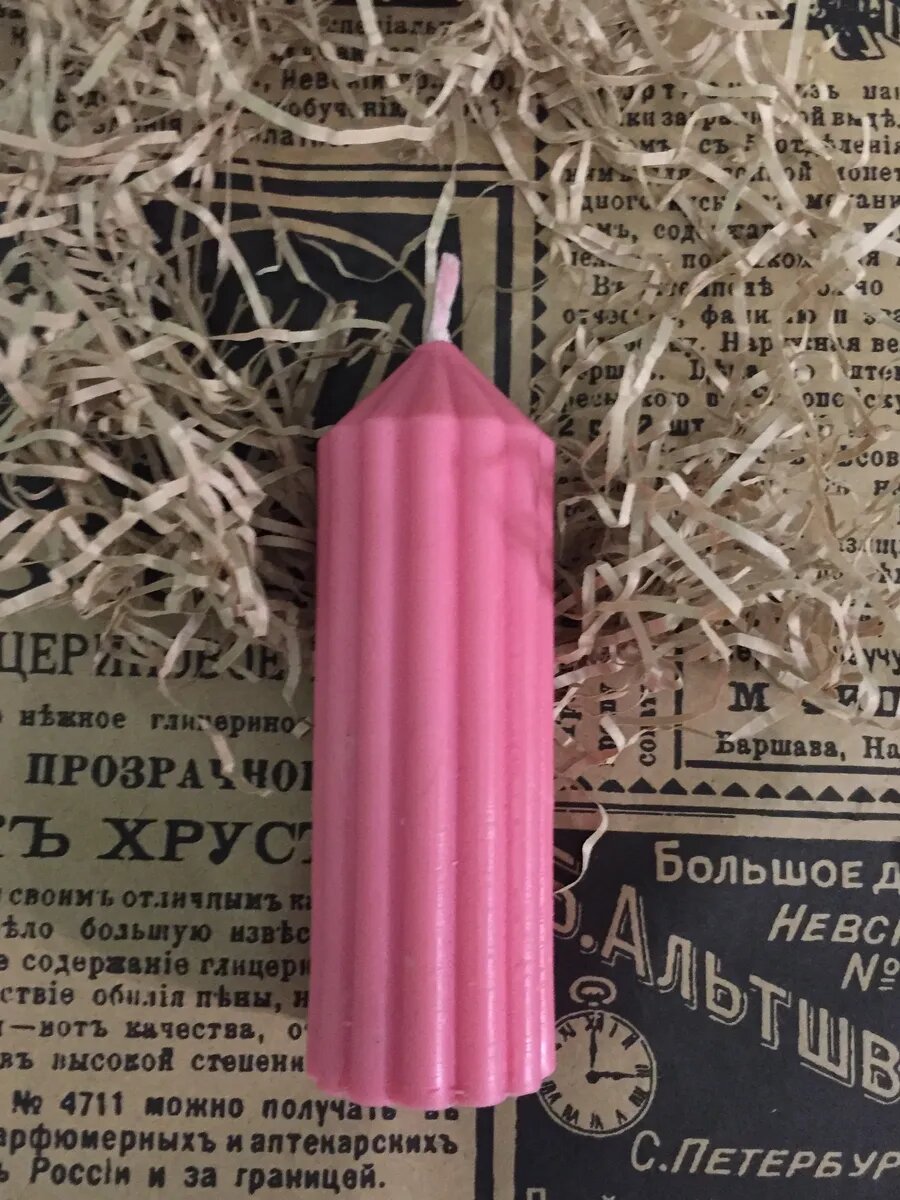 Восковая свеча цвет французская роза, запах роскоши