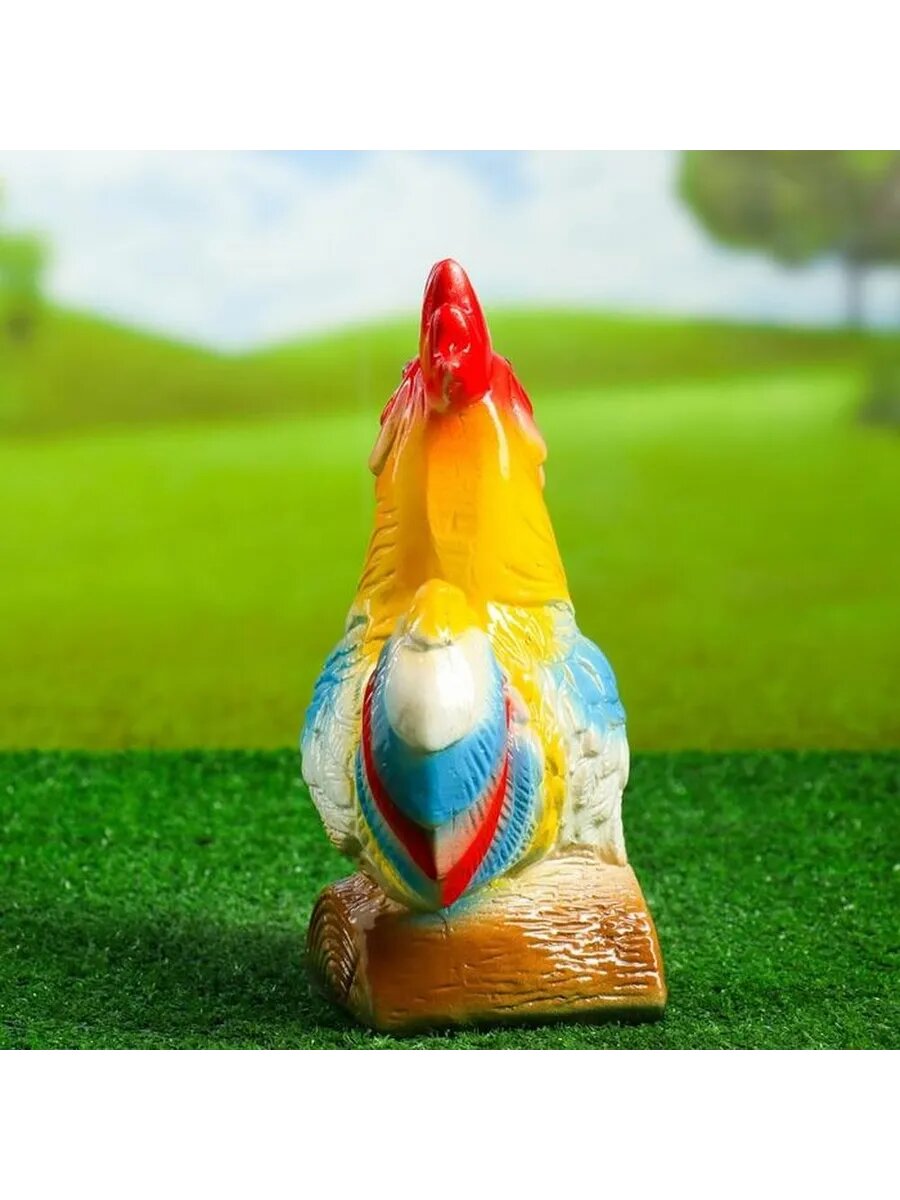 Яркая садовая фигура Петух на бревне 29см