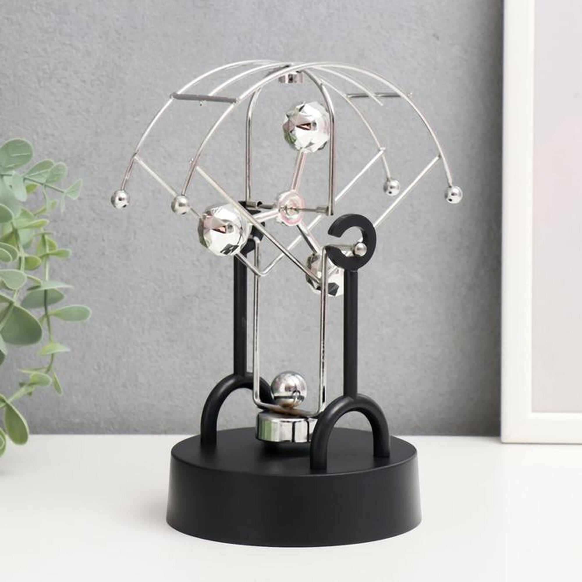 Маятник "Вечный двигатель" микс 20х16х11 см