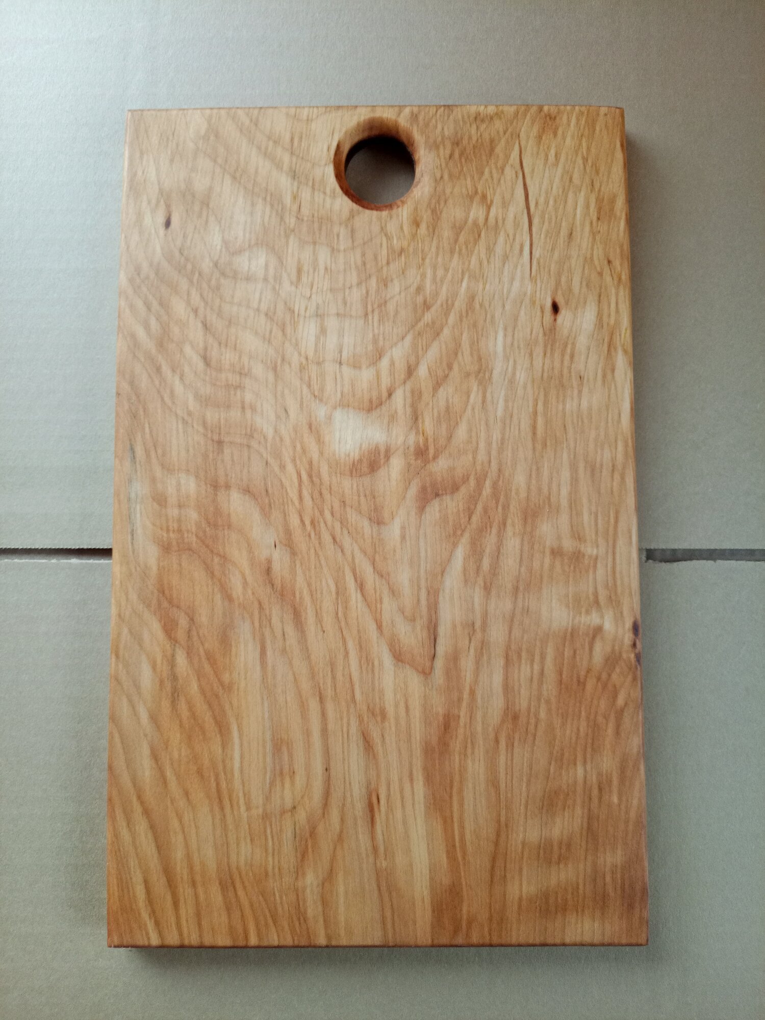Разделочная доска из цельного массива дерева
