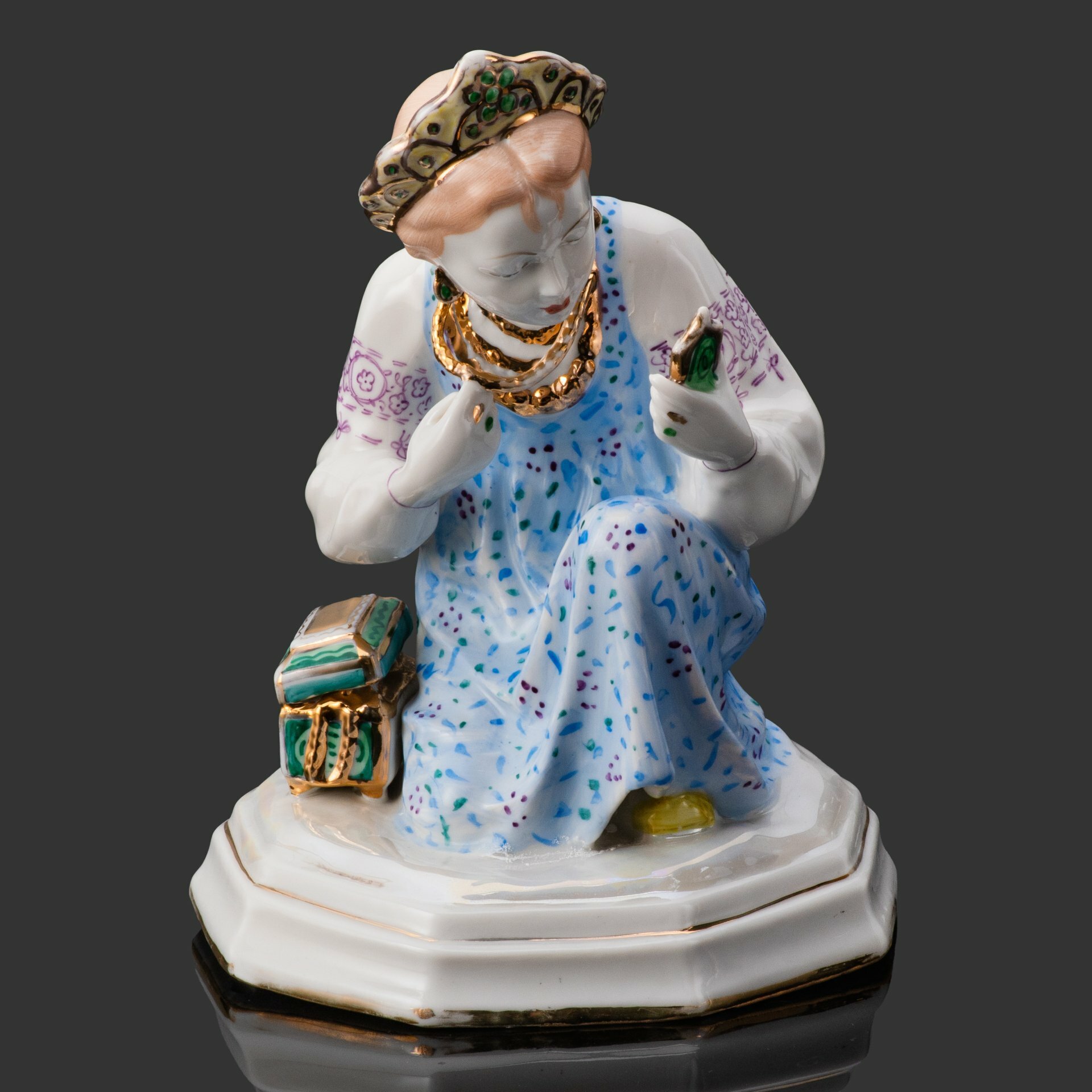 Статуэтка "Малахитовая шкатулка" ("Танюшка и тятино подаренье")