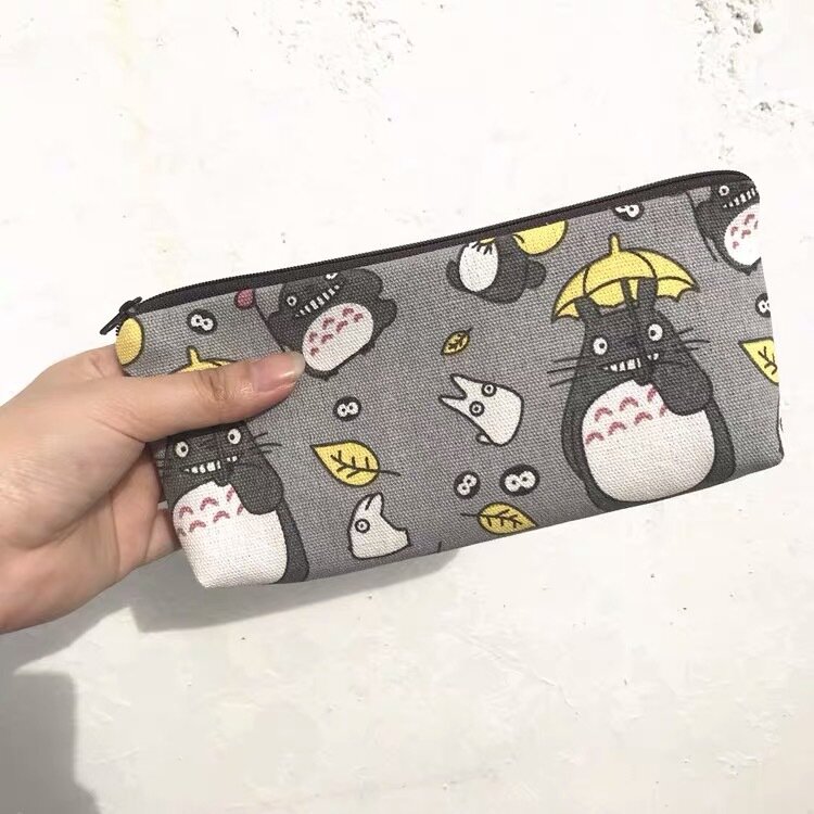 Miniso Милый холщовый пенал с мультяшным рисунком, большой вместимости, очень креативная сумка-пенал для учеников начальной и средней школы.