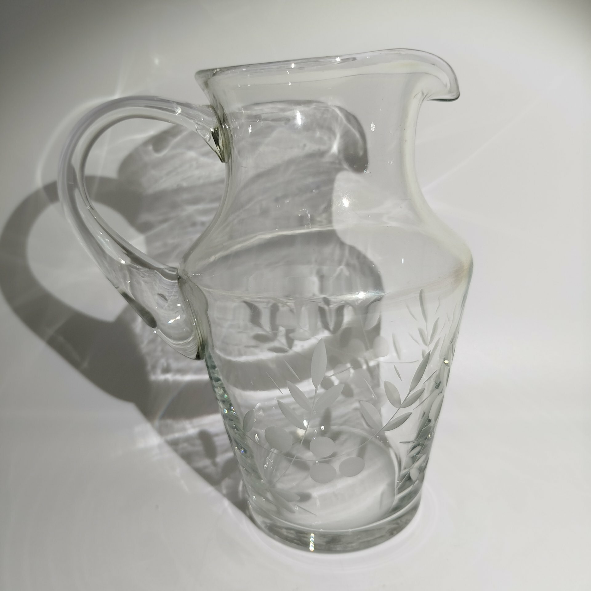 Кувшин с декором в виде веточек, стекло, алмазная грань, СССР, 1970-1990 гг.