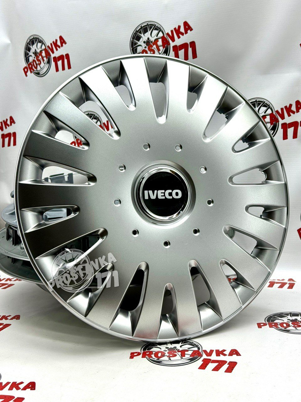 1шт Iveco R16 (403) (S) задний, колпак колеса