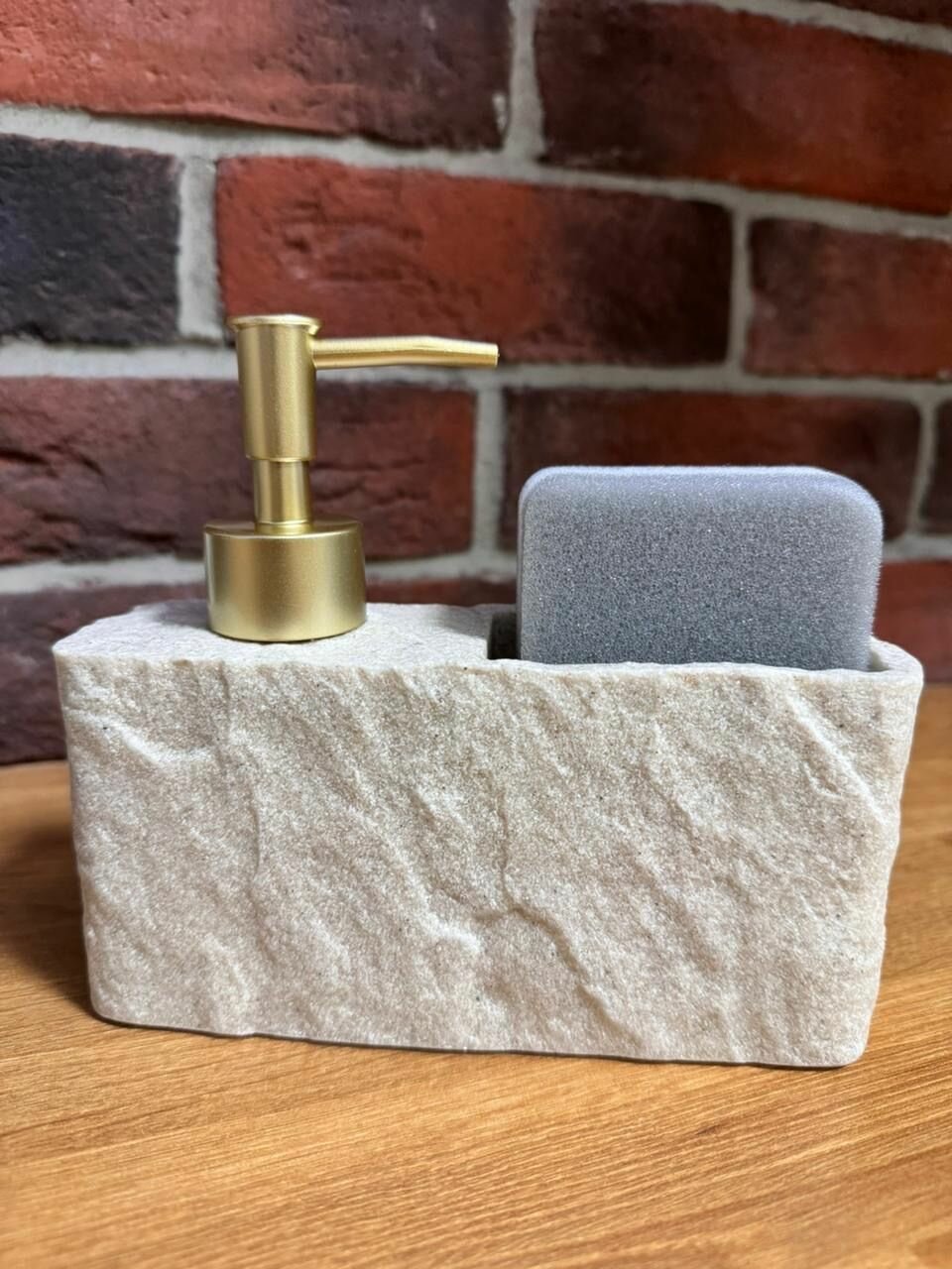 Дозатор для моющего средства на кухню , диспенсер для мыла с губкой, "Камень" c золотым дозатором.